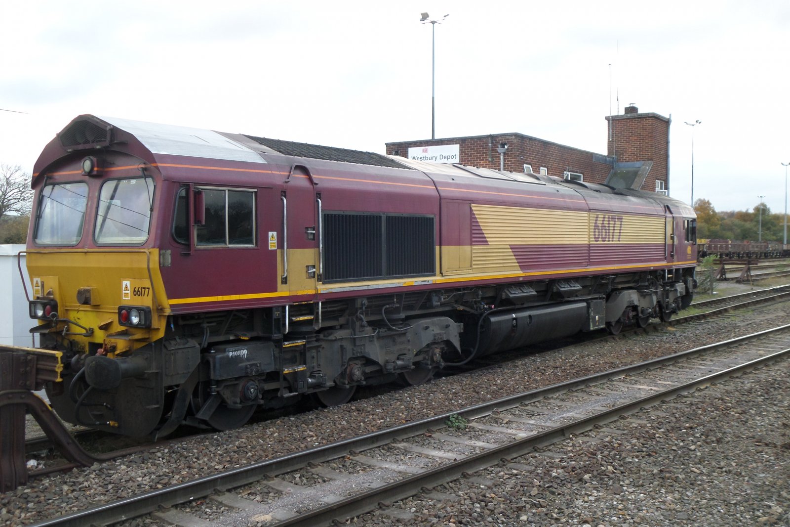 Photo of 66177 at Westbury — trainlogger