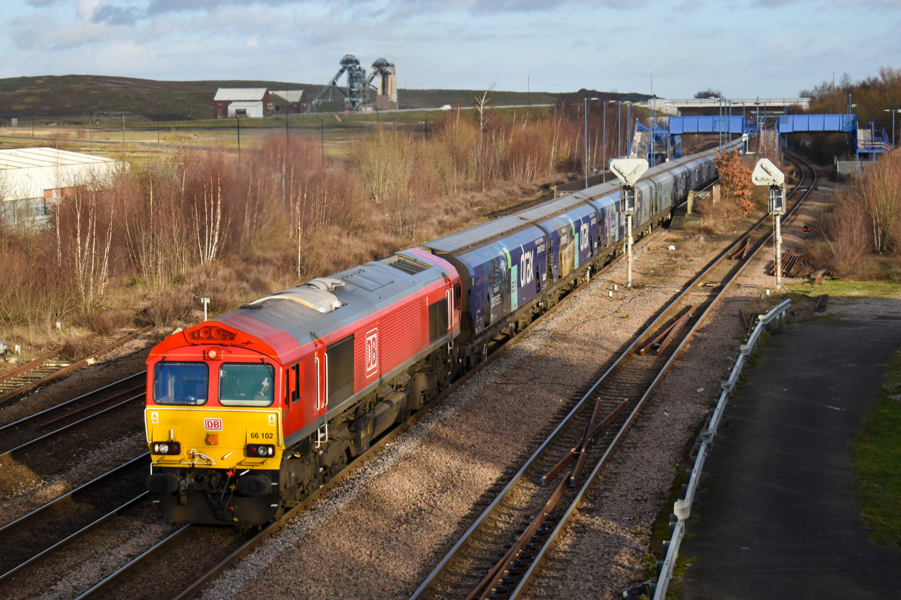 Photo of 66102 at Hatfield & Stainforth — trainlogger