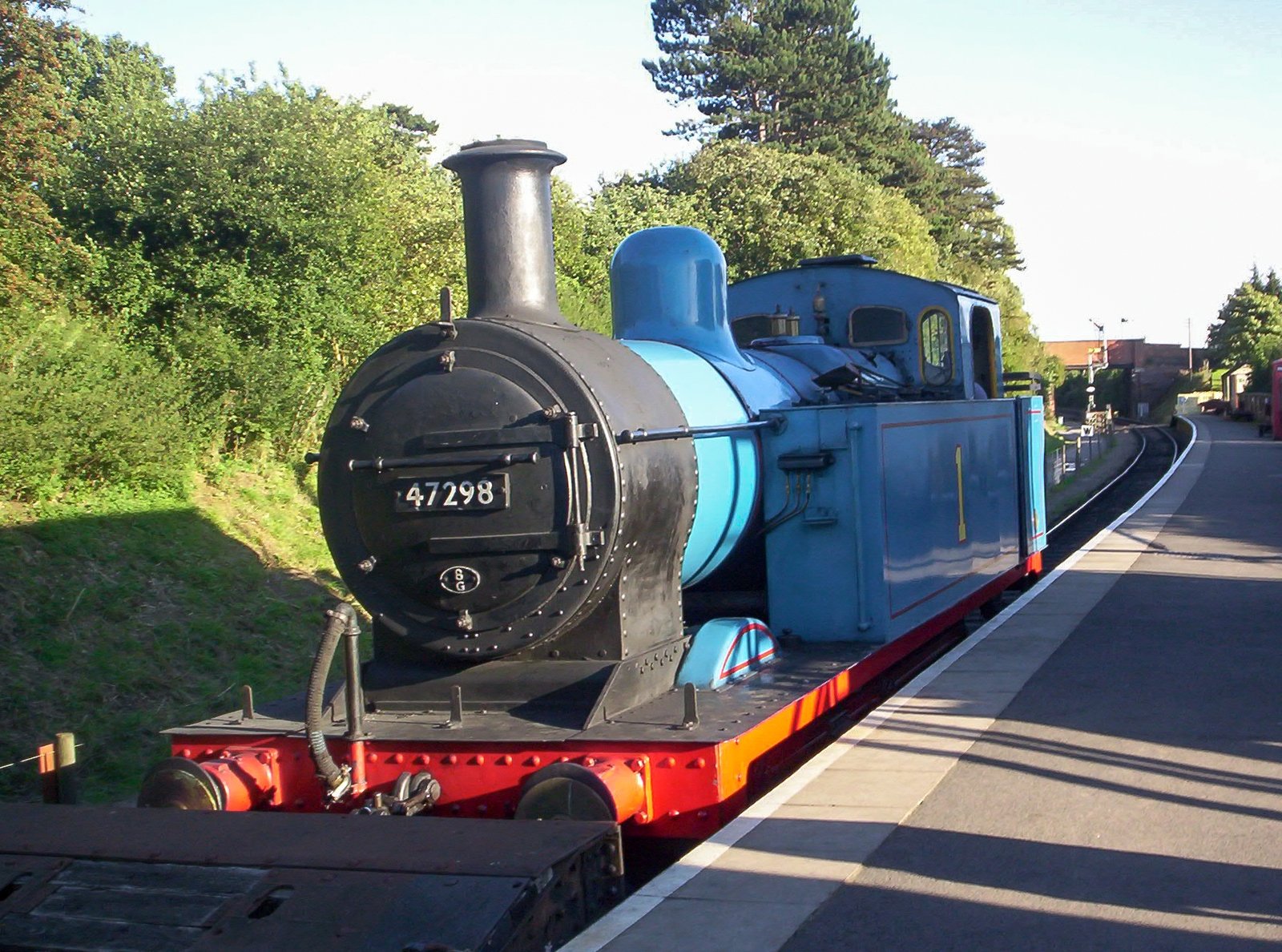 Photo of 47298 steam at Northampton & Lamport Railway — trainlogger