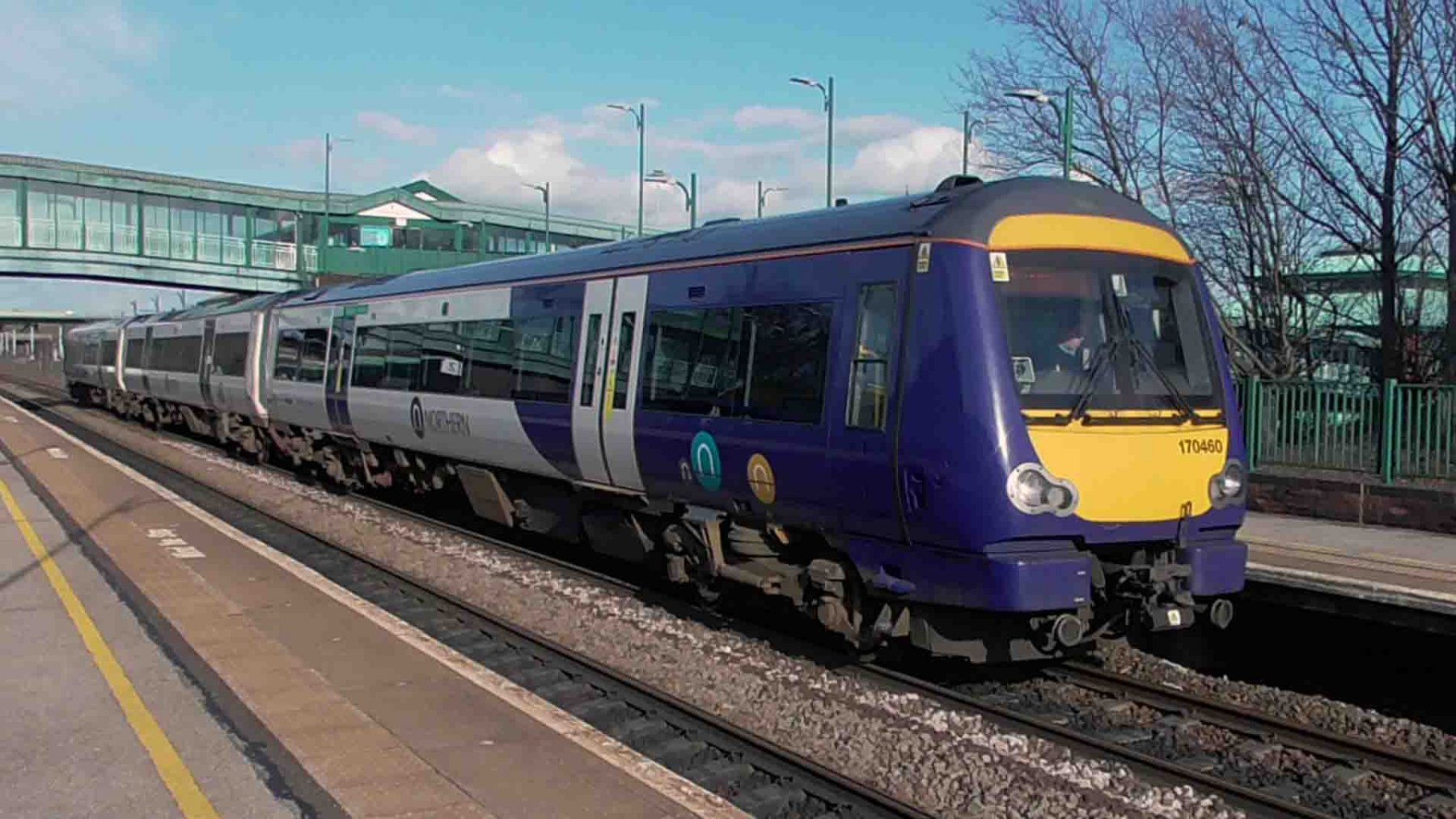 Photo of 170460 at Meadowhall Interchange — trainlogger