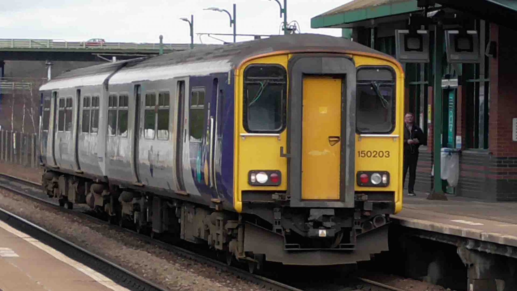 Photo of 150203 at Meadowhall Interchange — trainlogger