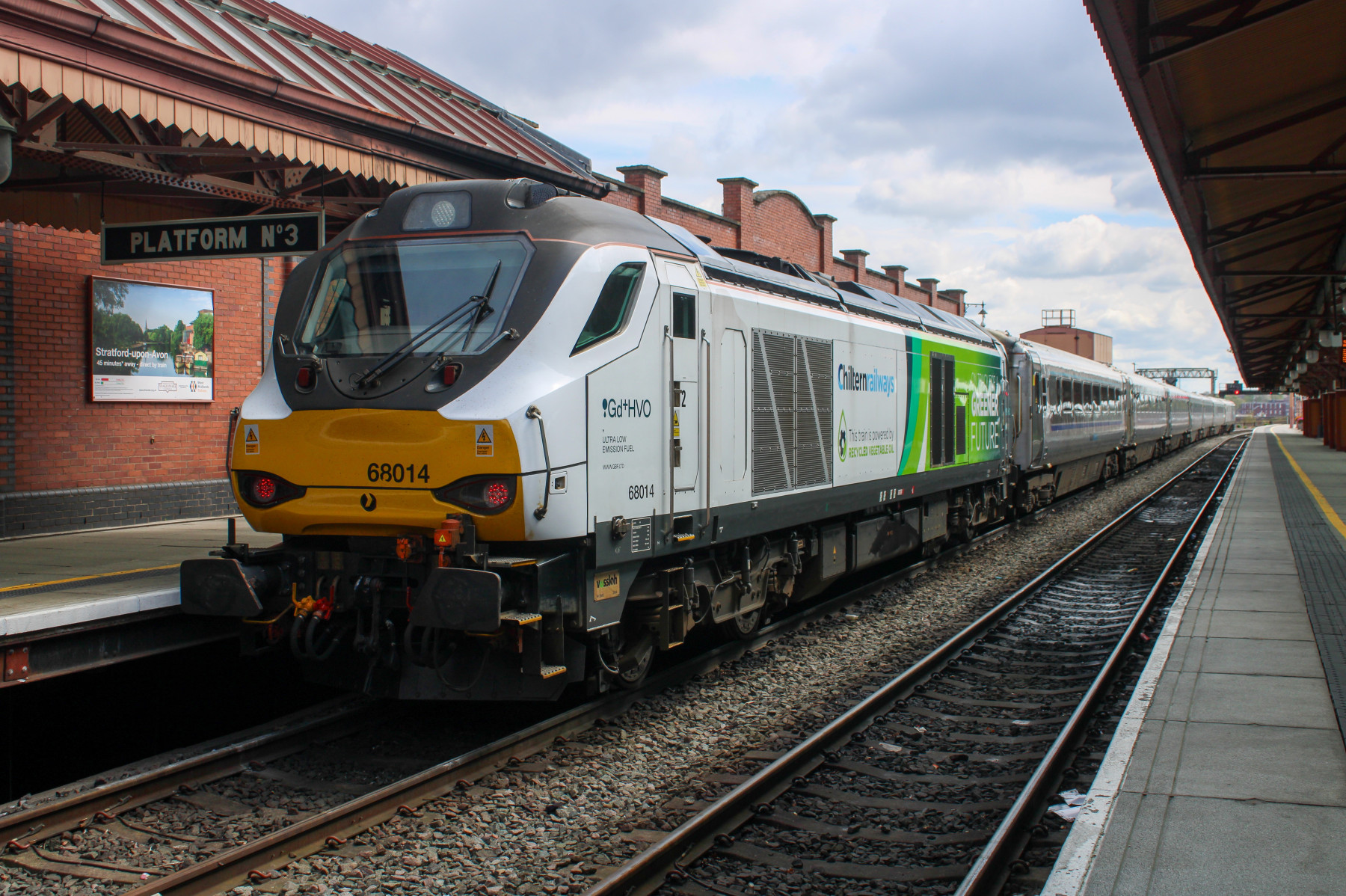 Photo of 68014 at Birmingham Moor Street — trainlogger