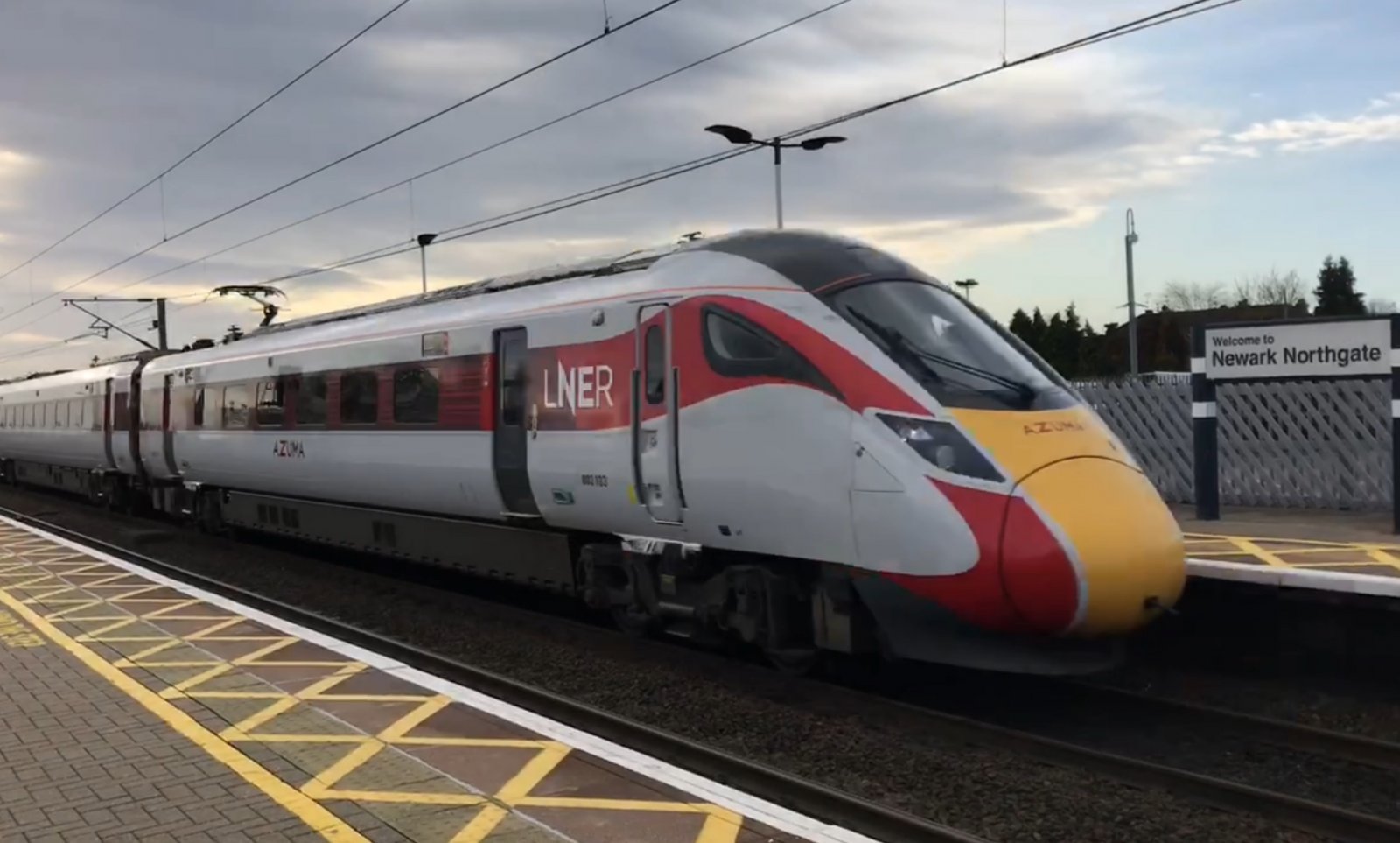Photo of 800103 at Newark North Gate — trainlogger