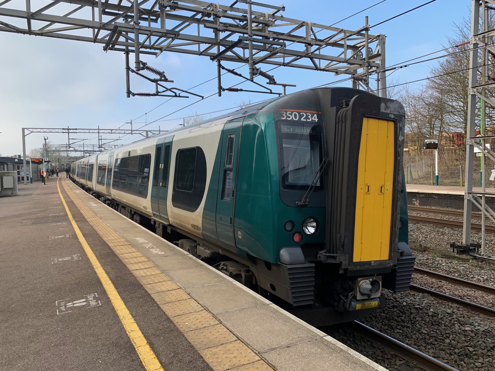 Photo of 350234 at Lichfield Trent Valley — trainlogger