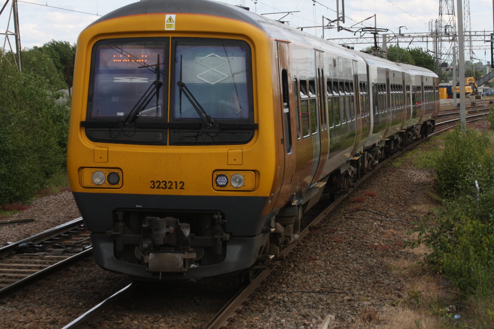 Photo of 323212 at bescot stadium+yard — trainlogger