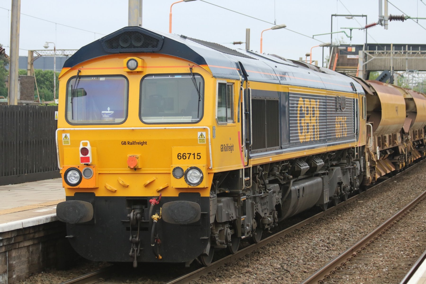 Photo of 66715 at bescot stadium+yard — trainlogger