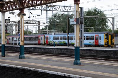 153528 - Class 153 / Diesel mechanical / hydraulic multiple unit sets ...