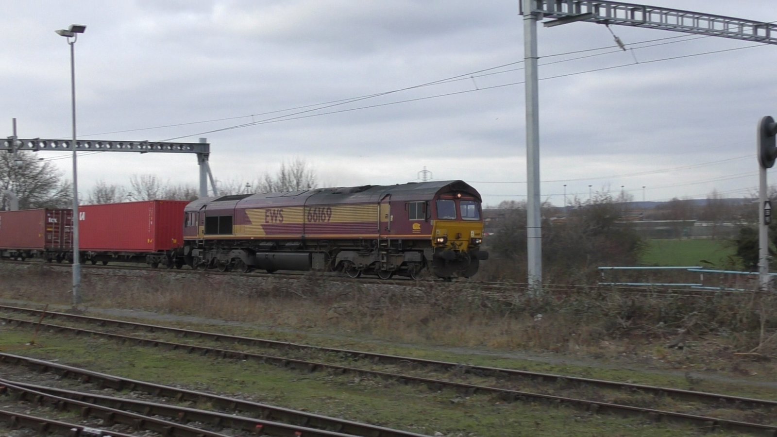 Photo of 66169 at Didcot Parkway — trainlogger