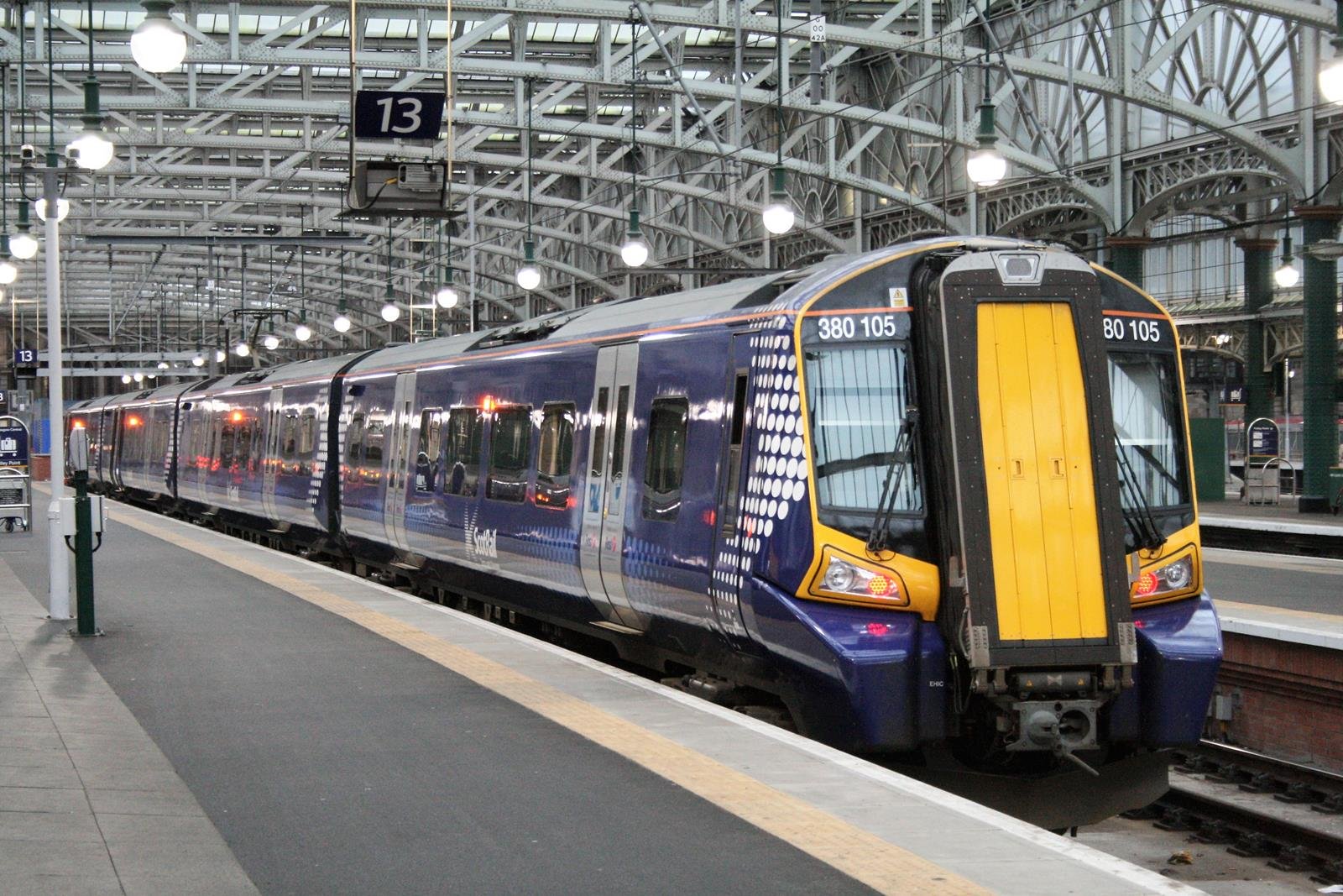 Photo of 380105 at Glasgow Central — trainlogger