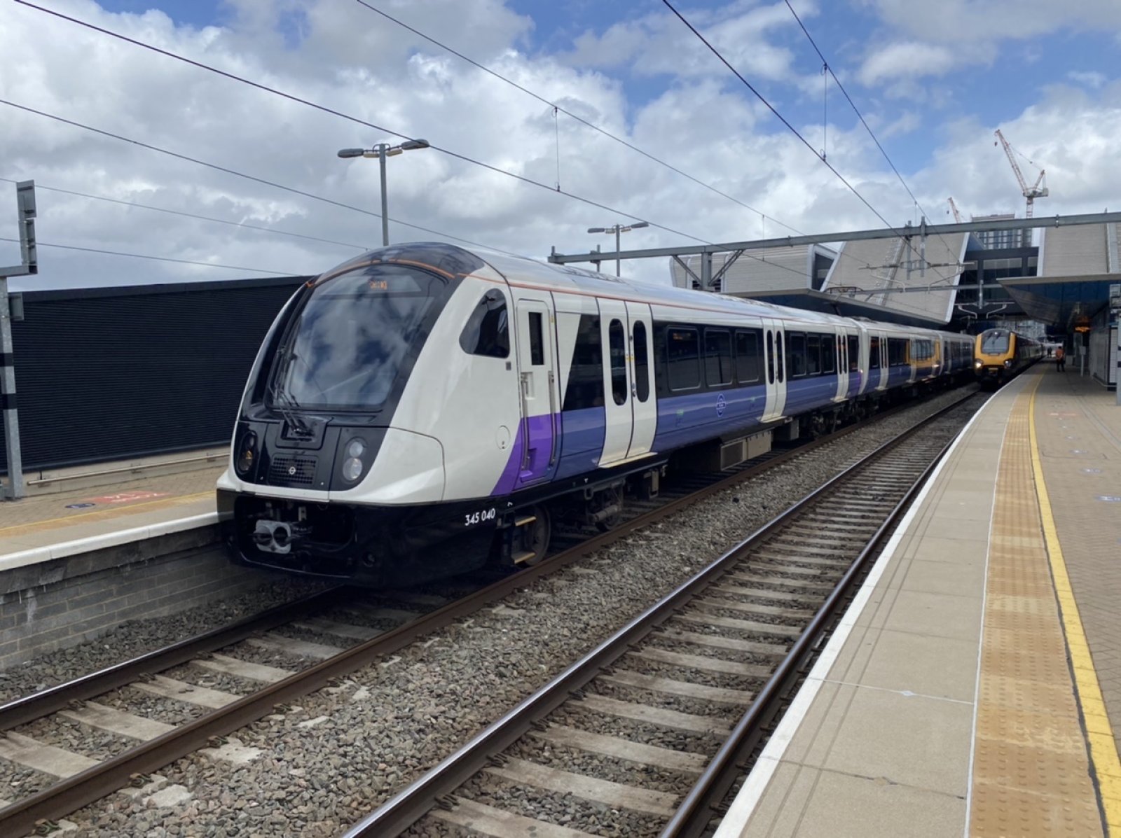 Photo of 345040 at Reading — trainlogger