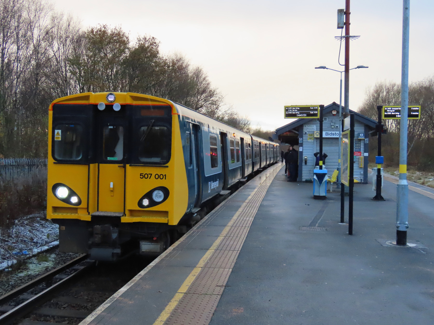 Photo of 507001 at Bidston — trainlogger
