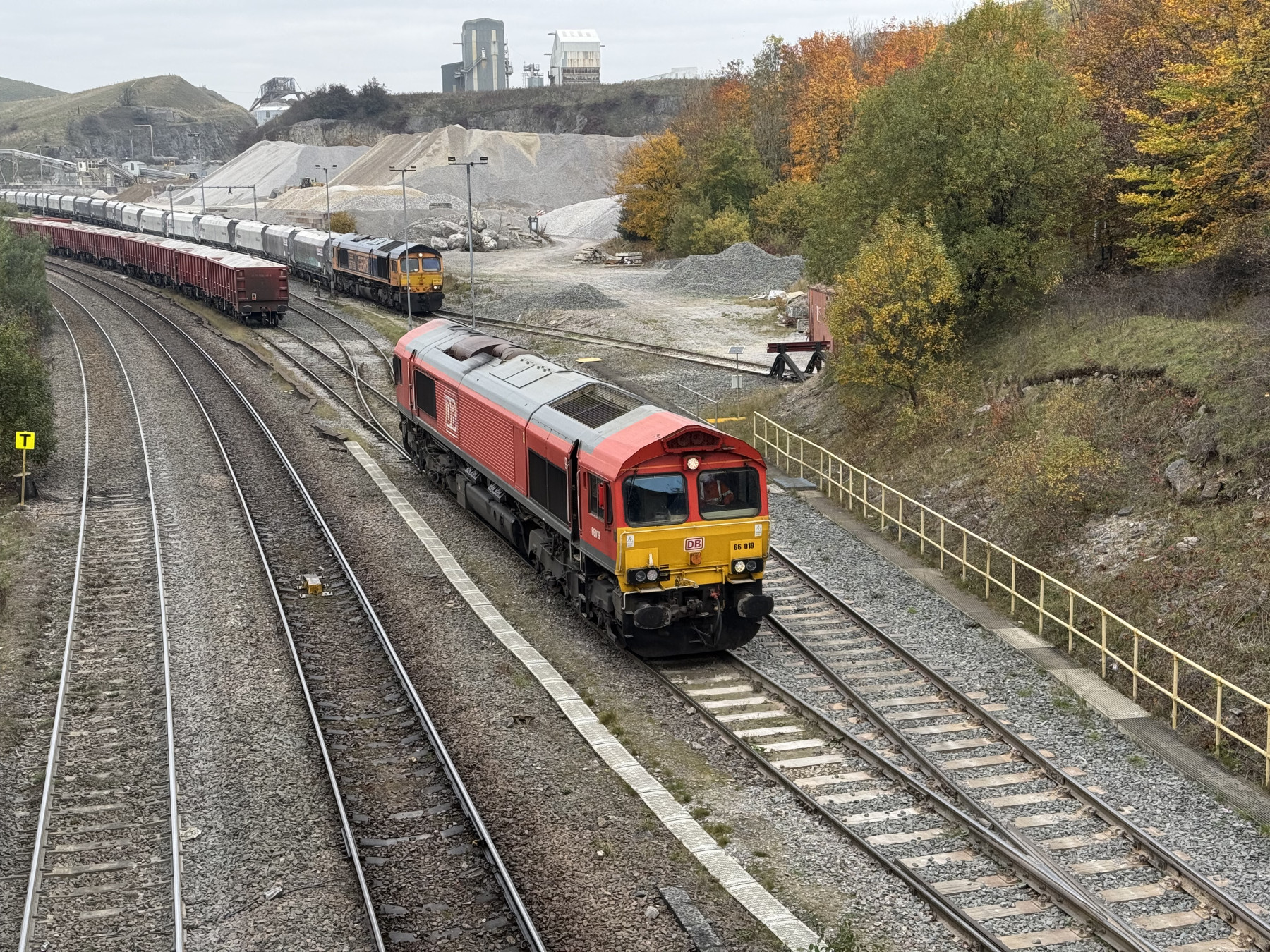 Photo of 66019 at Peak Forest Cemex — trainlogger