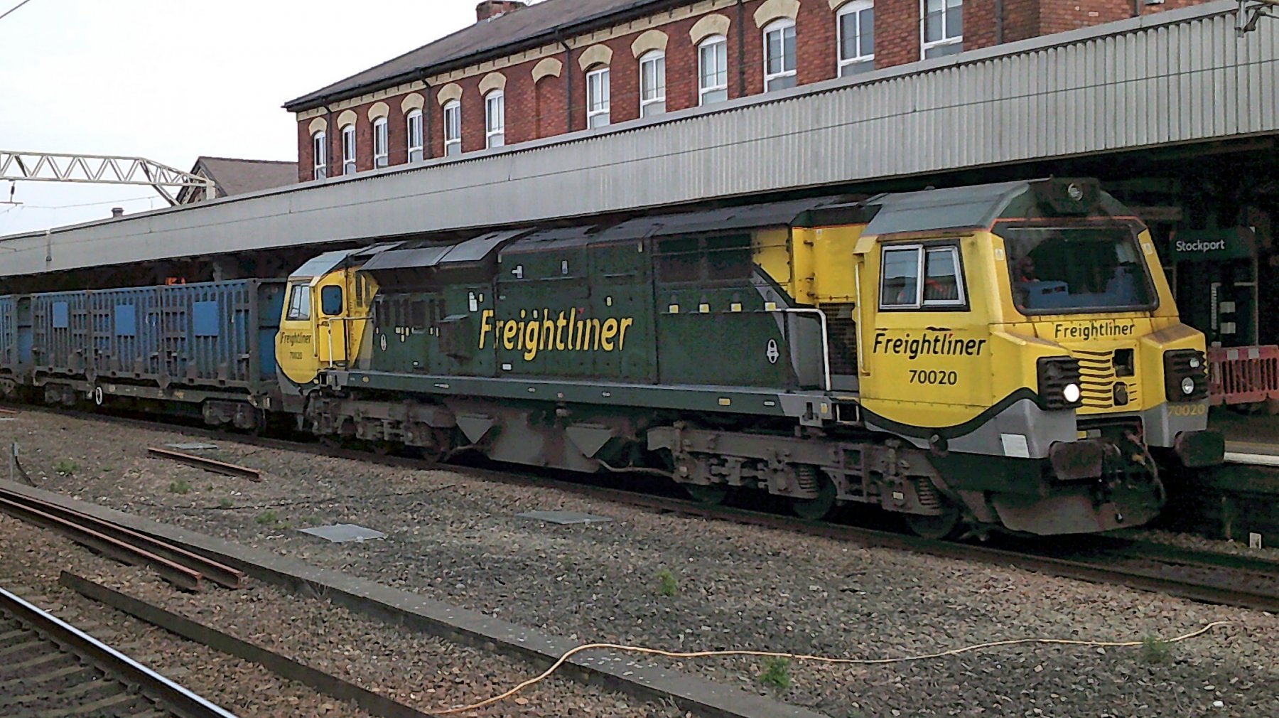 Photo of 70020 at Stockport — trainlogger