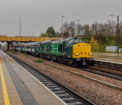 Everyone's Photographs of 37512 — trainlogger