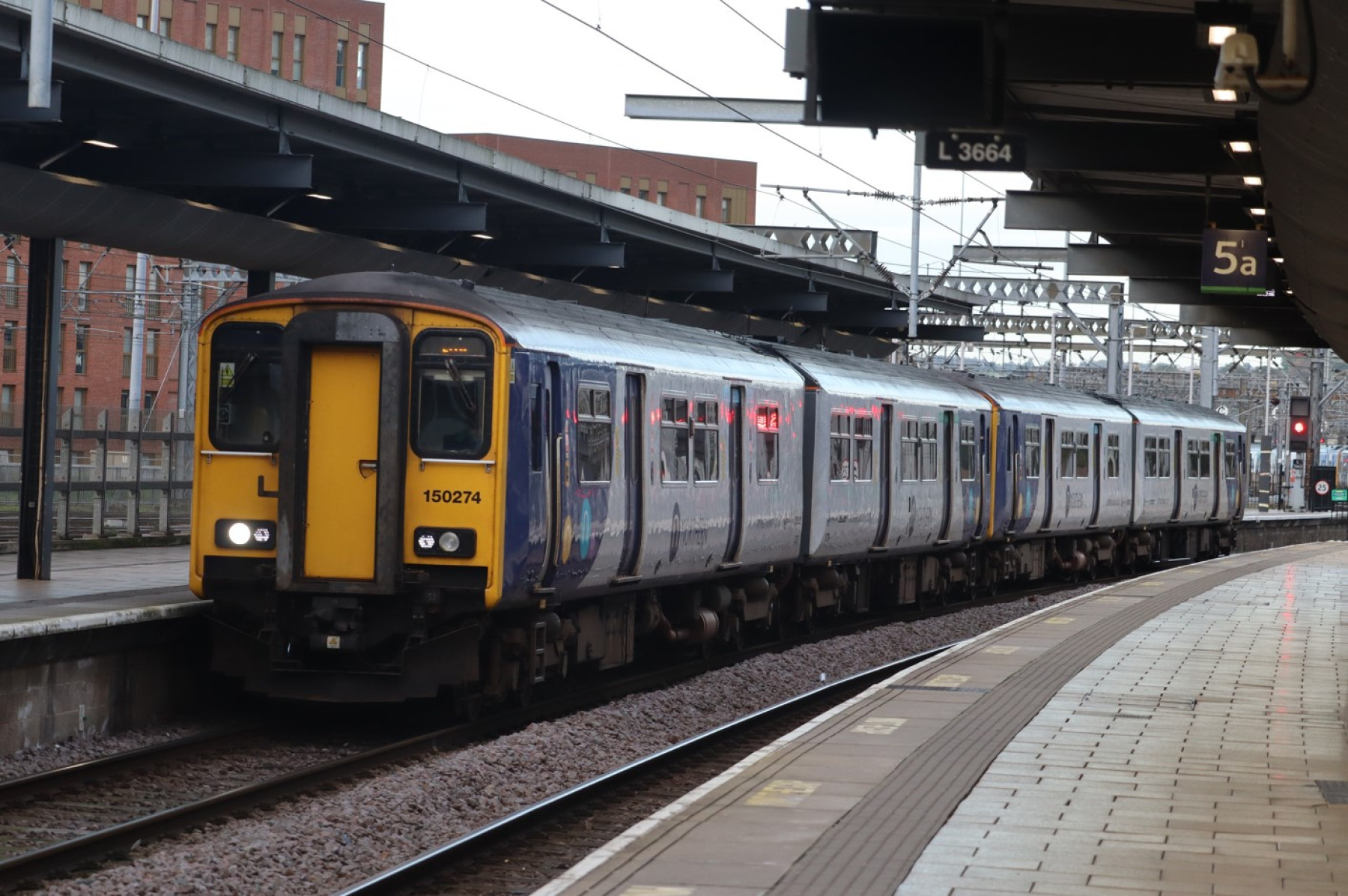 Photo of 150274 at Leeds — trainlogger