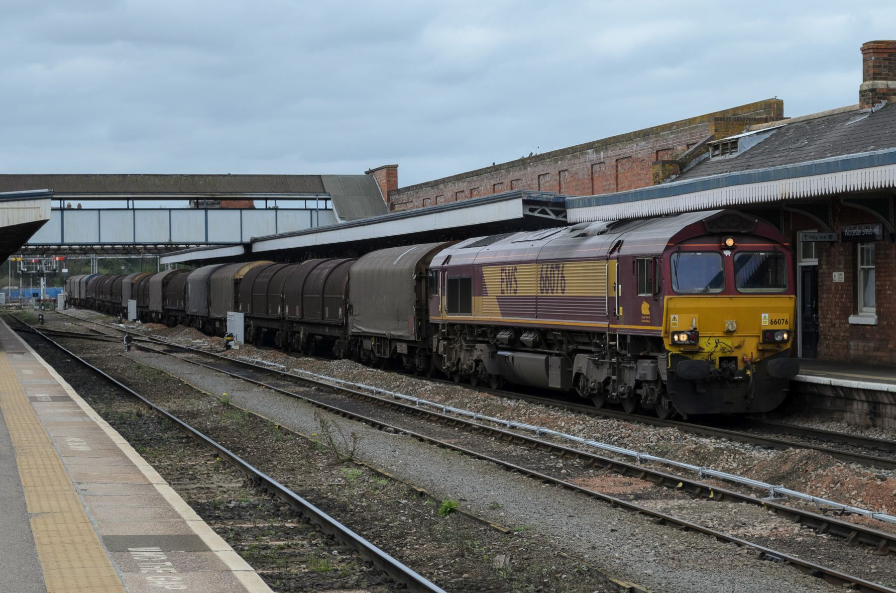 Photo of 66076 at Worcester Shrub Hill — trainlogger