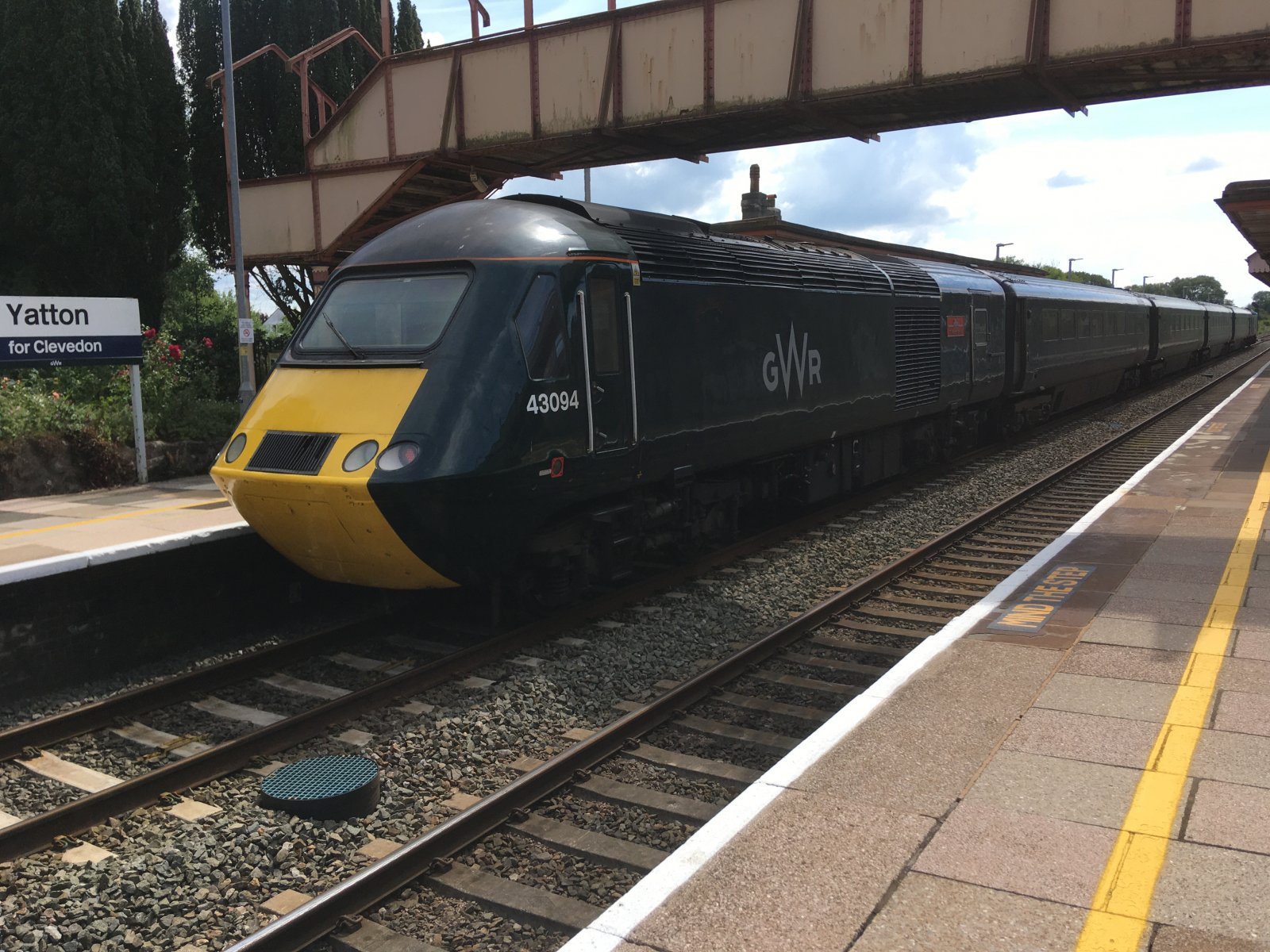 Photo of 43094 at Yatton — trainlogger