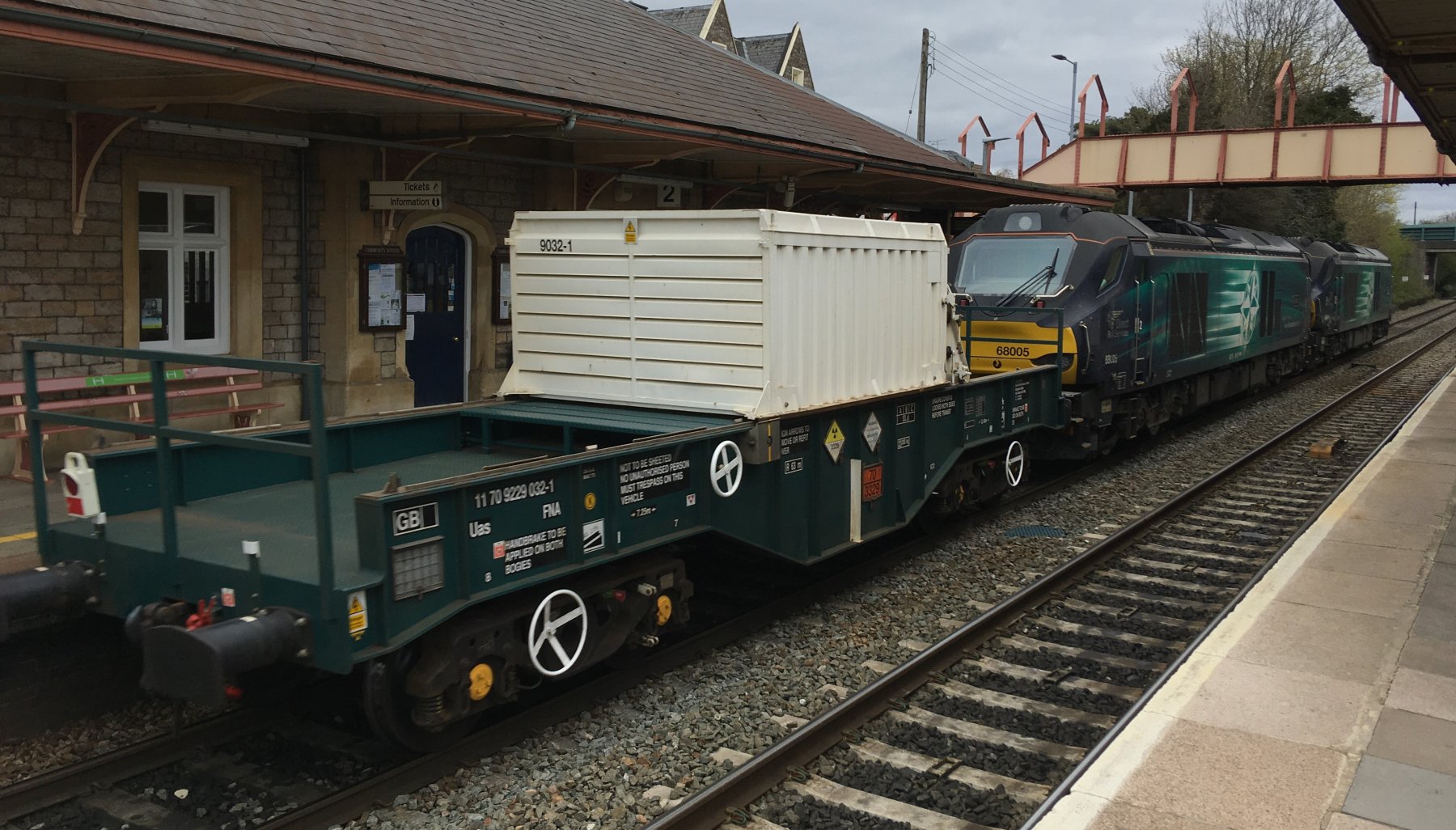Photo of 68005 at Yatton — trainlogger