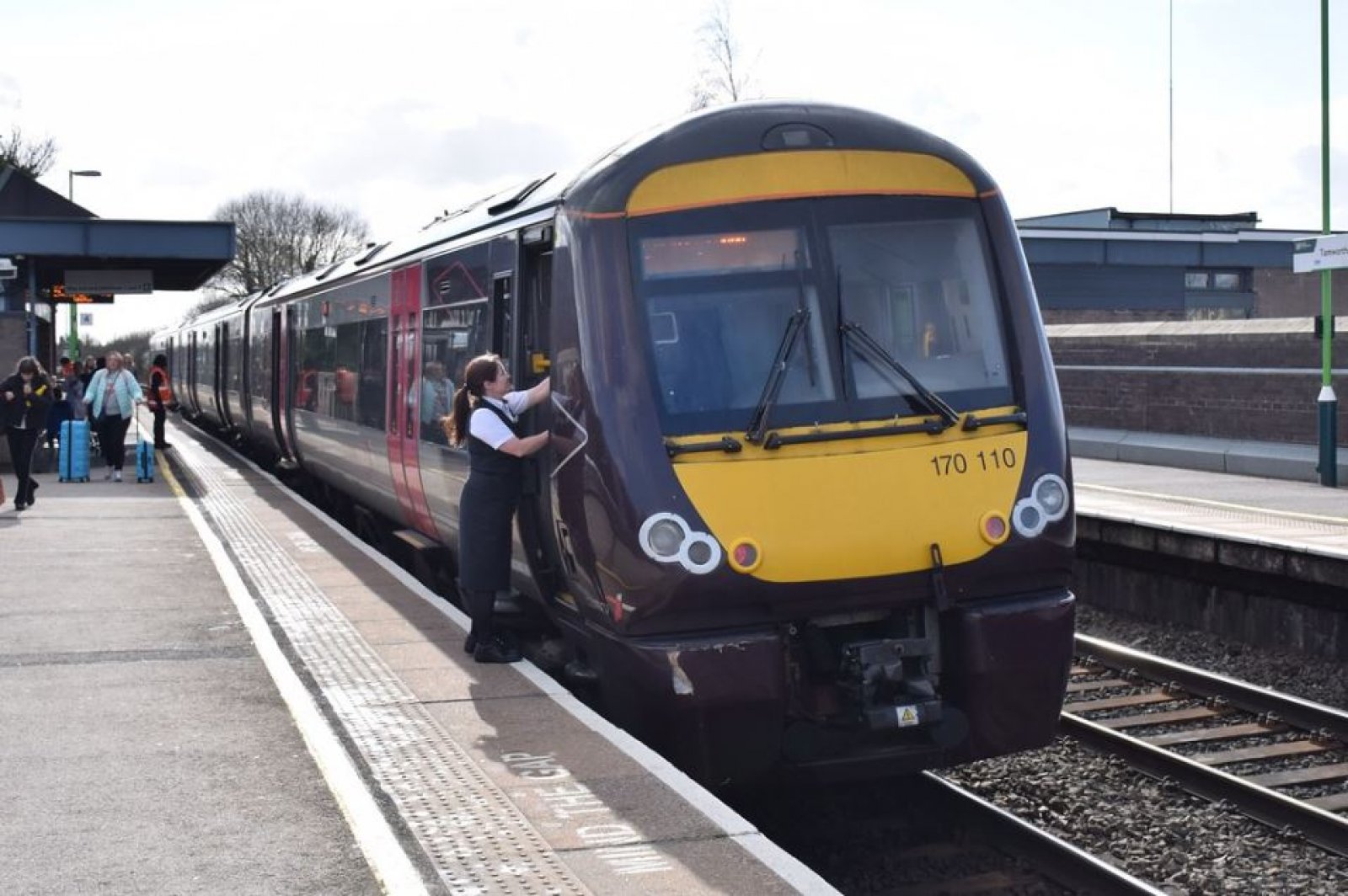 Photo of 170110 at Tamworth — trainlogger