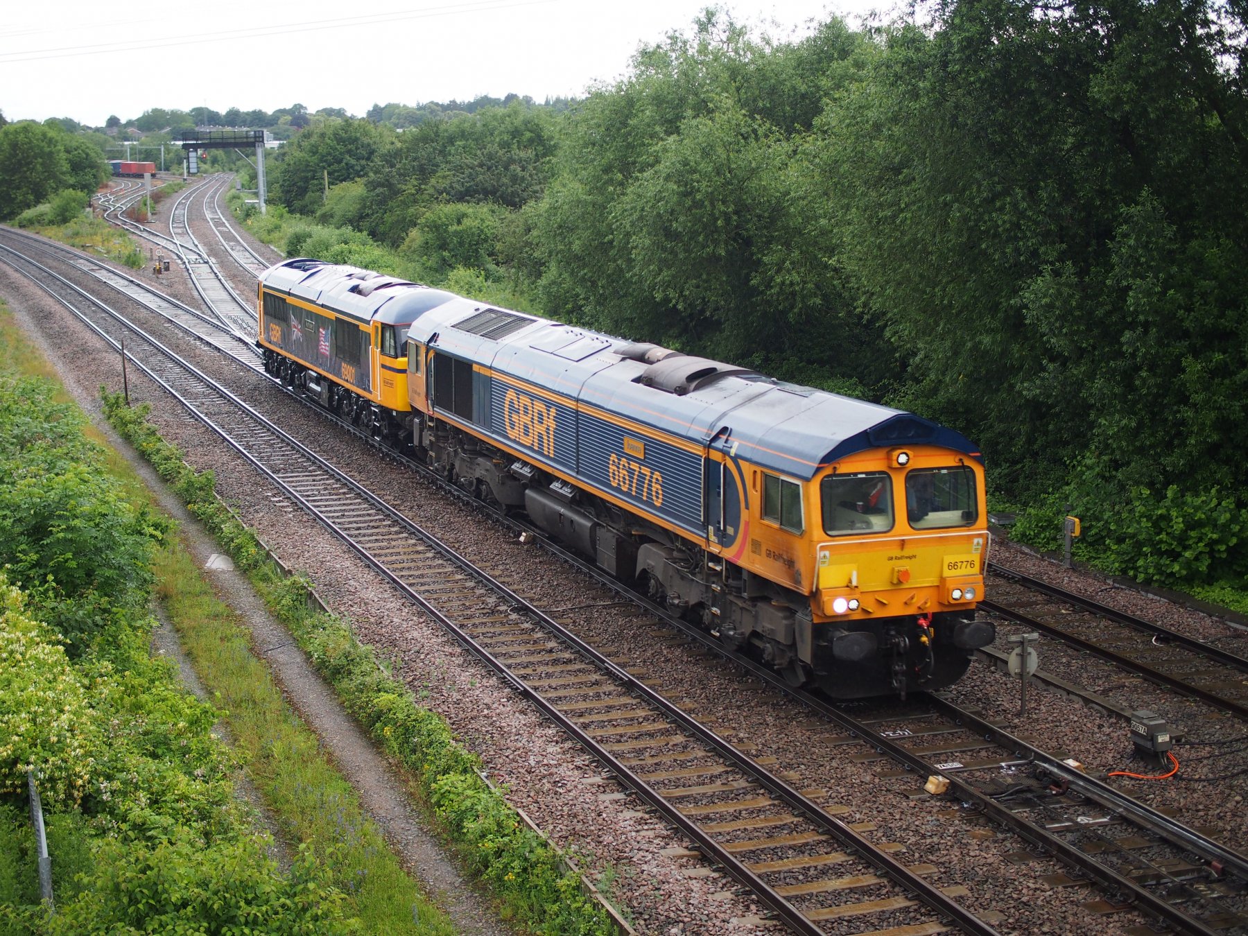 Photo of 66776 and 69001 at Didcot North Junction — trainlogger