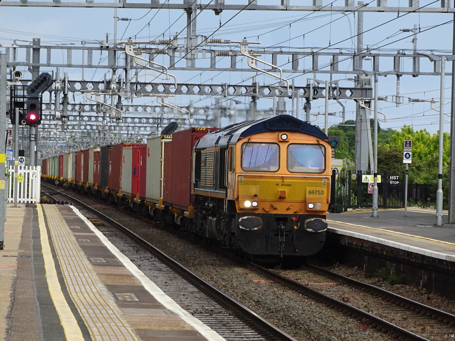 Photo of 66753 at Didcot Parkway — trainlogger