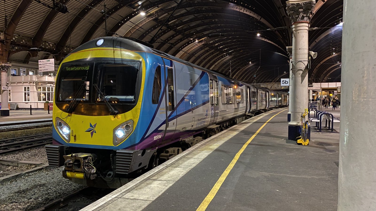 Photo of 185114 at York — trainlogger