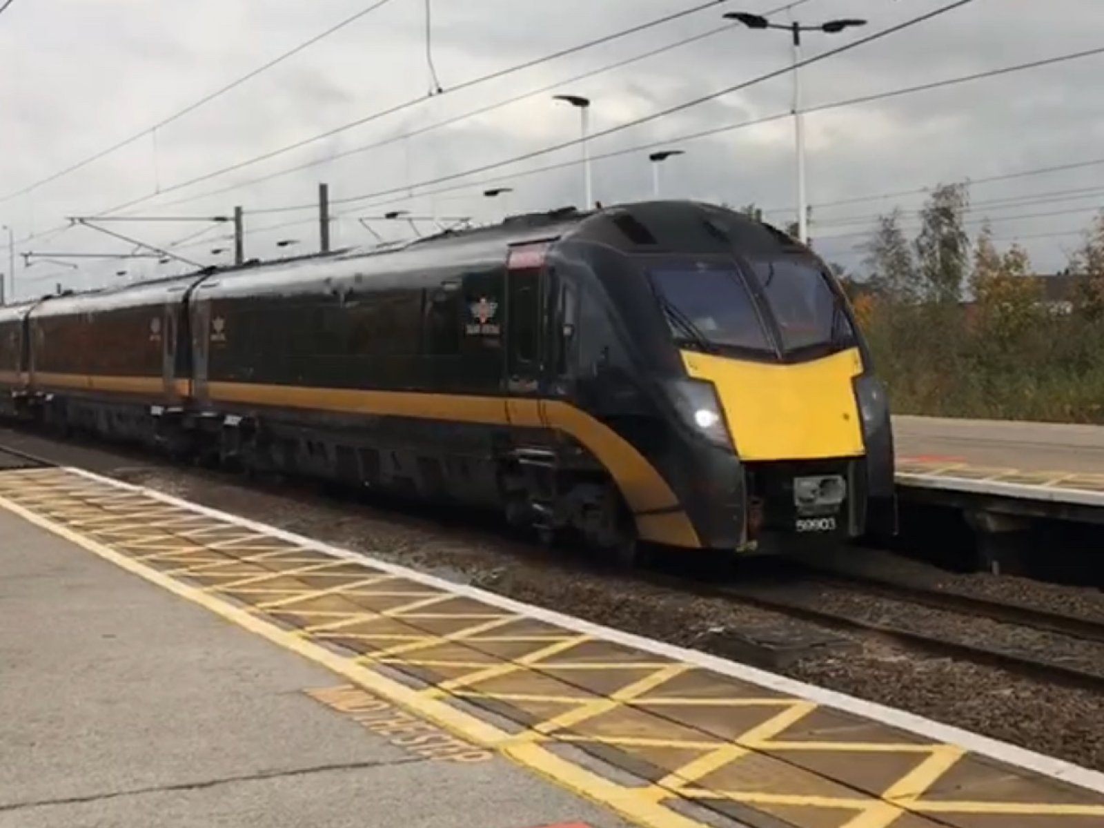 Photo of 180103 at Newark North Gate — trainlogger