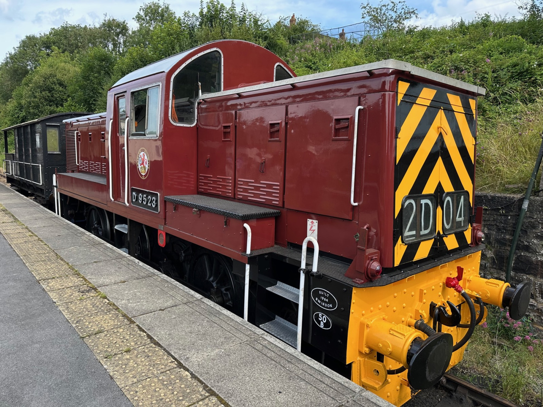 Photo of D9523 at Ecclesbourne Valley Railway — trainlogger