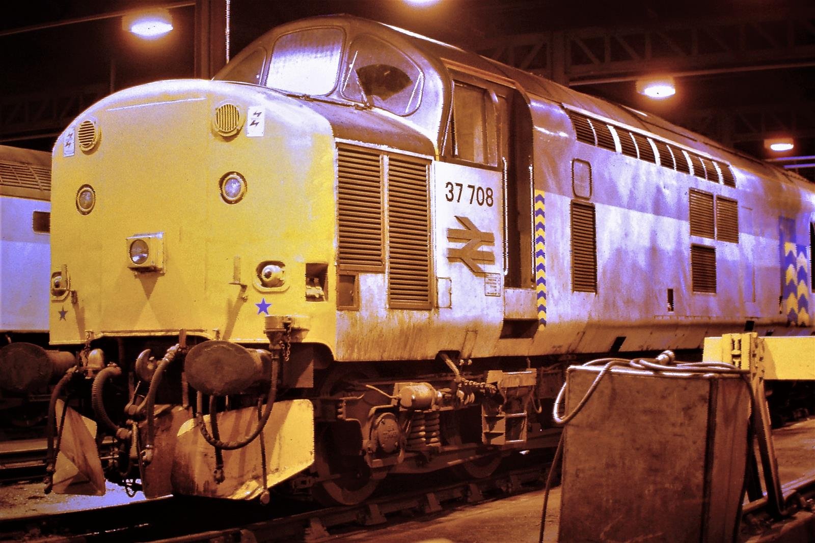 Photo of 37708 at Grangemouth Depot — trainlogger