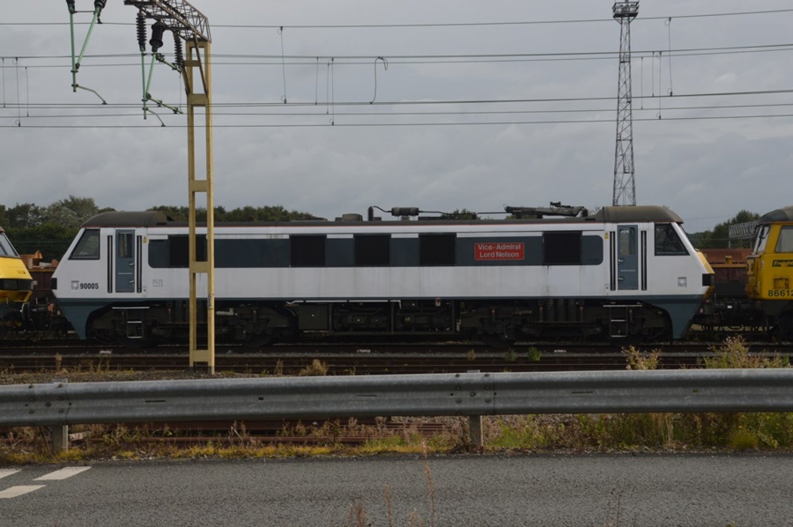 Photo of 90005 at Crewe Basford Hall Freightliner Depot — trainlogger