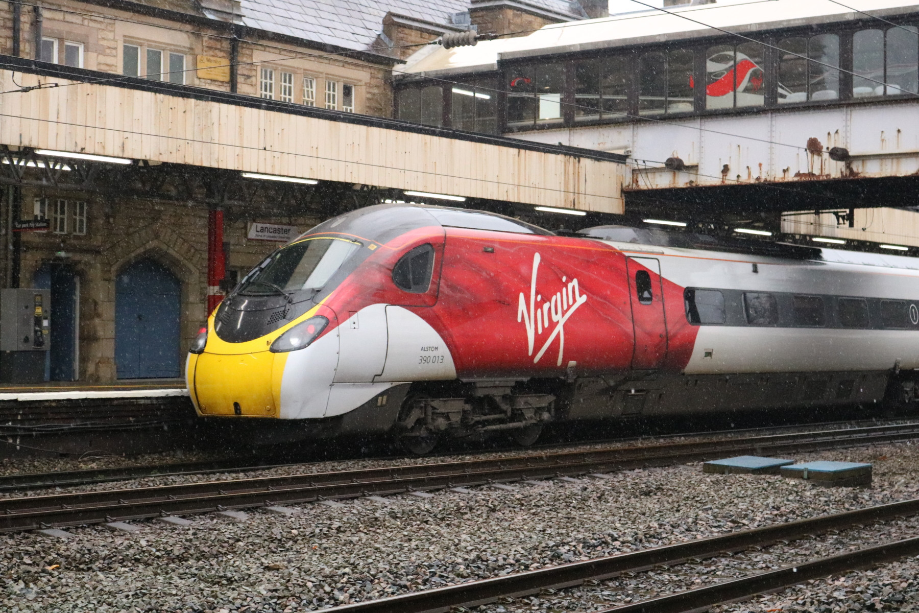 Photo of 390013 at Lancaster — trainlogger
