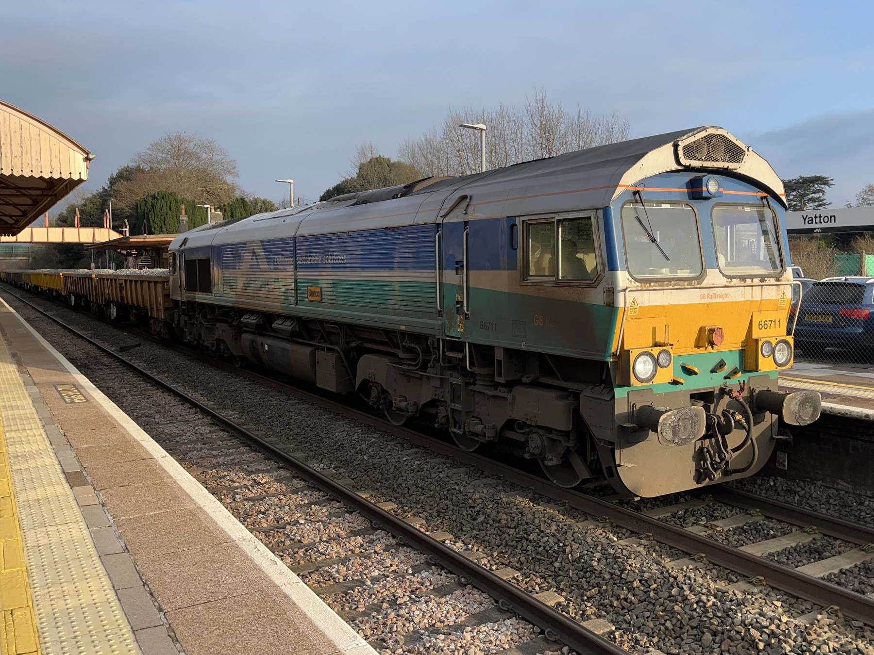 Photo of 66711 at Yatton — trainlogger