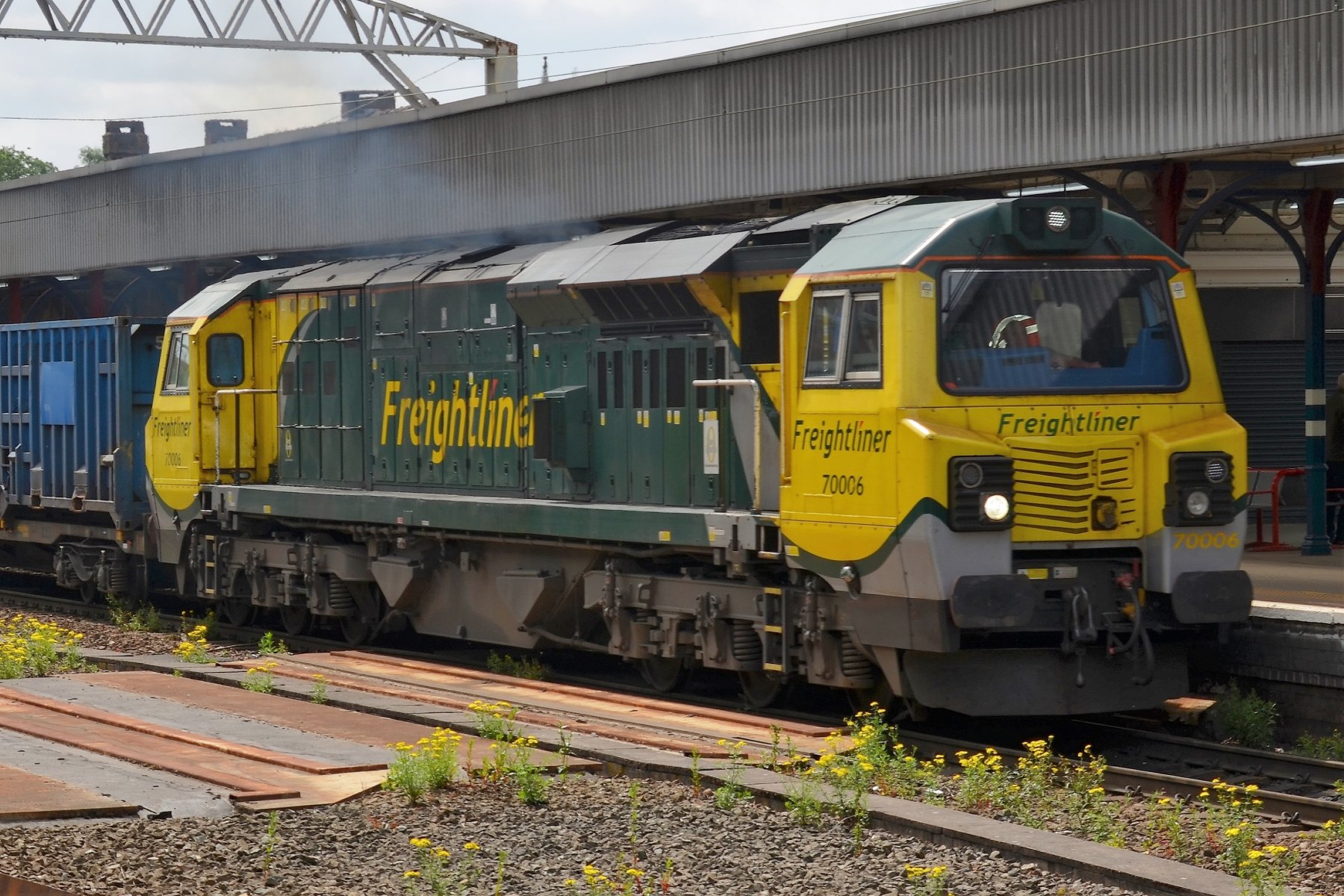 Photo of 70006 at Stockport — trainlogger