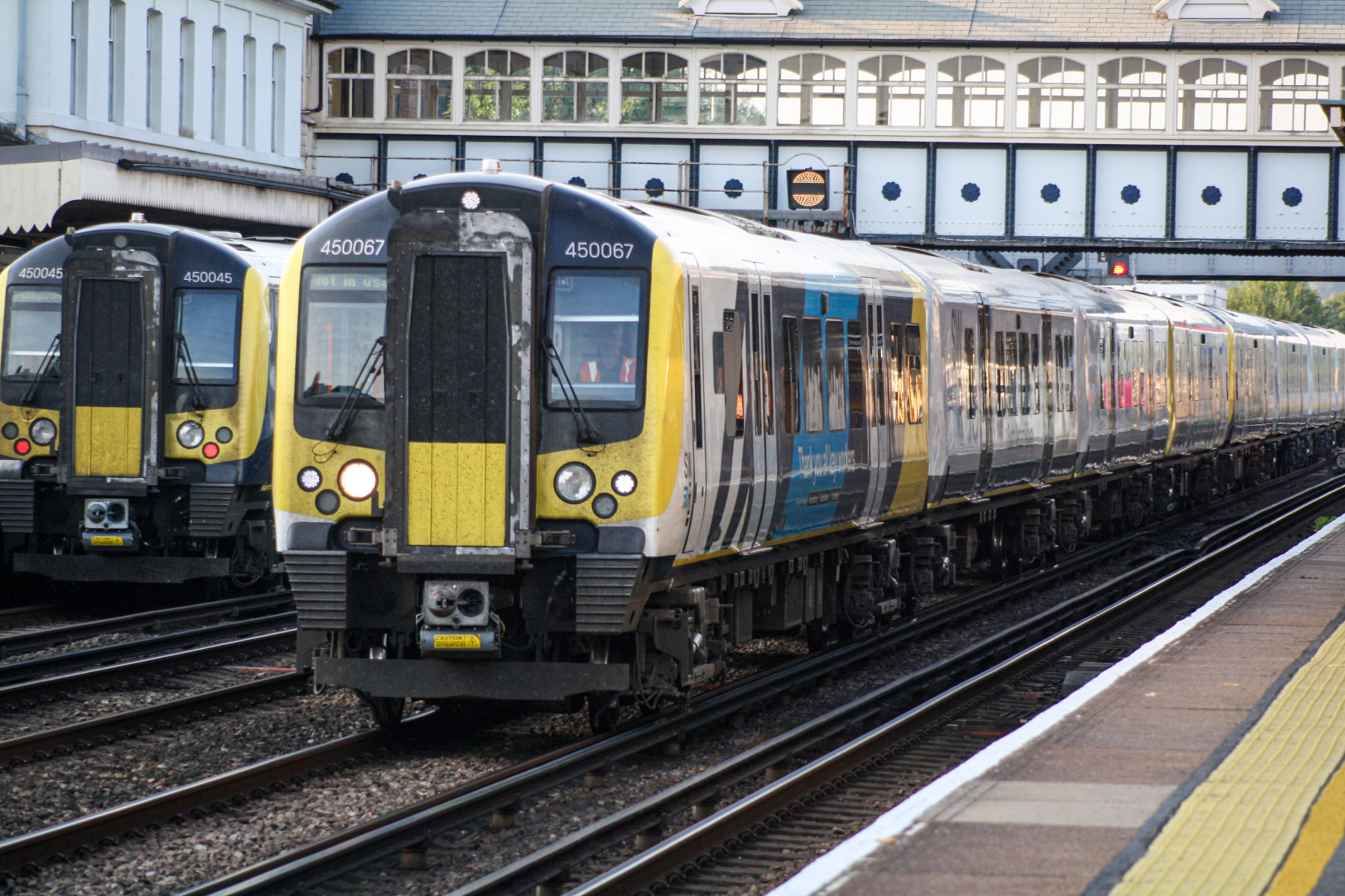 Photo of 450067 at Eastleigh — trainlogger