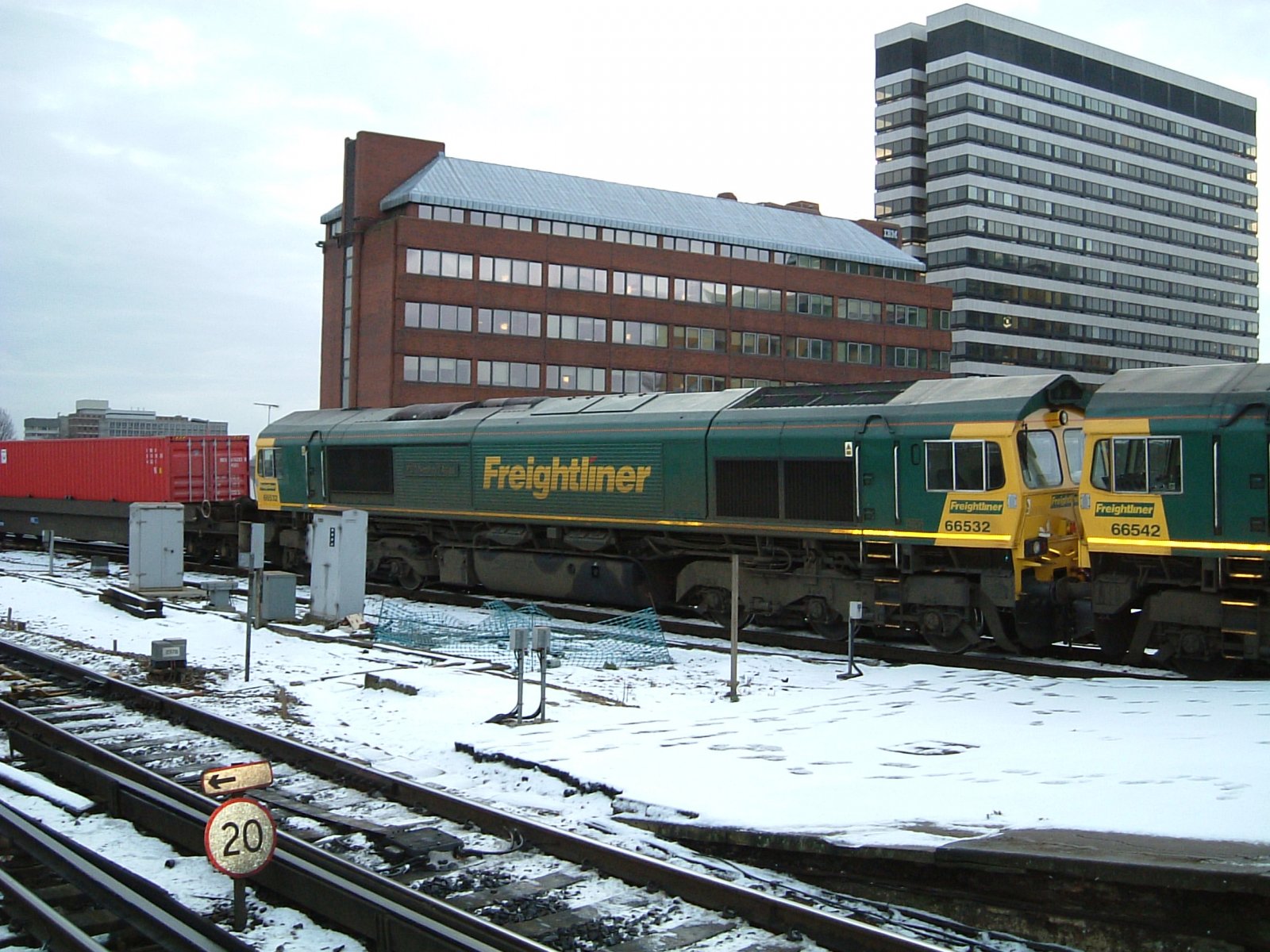 Photo of 66532 at Basingstoke — trainlogger