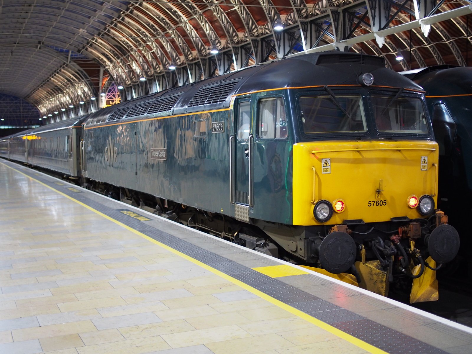 Photo of 57605 at London Paddington — trainlogger