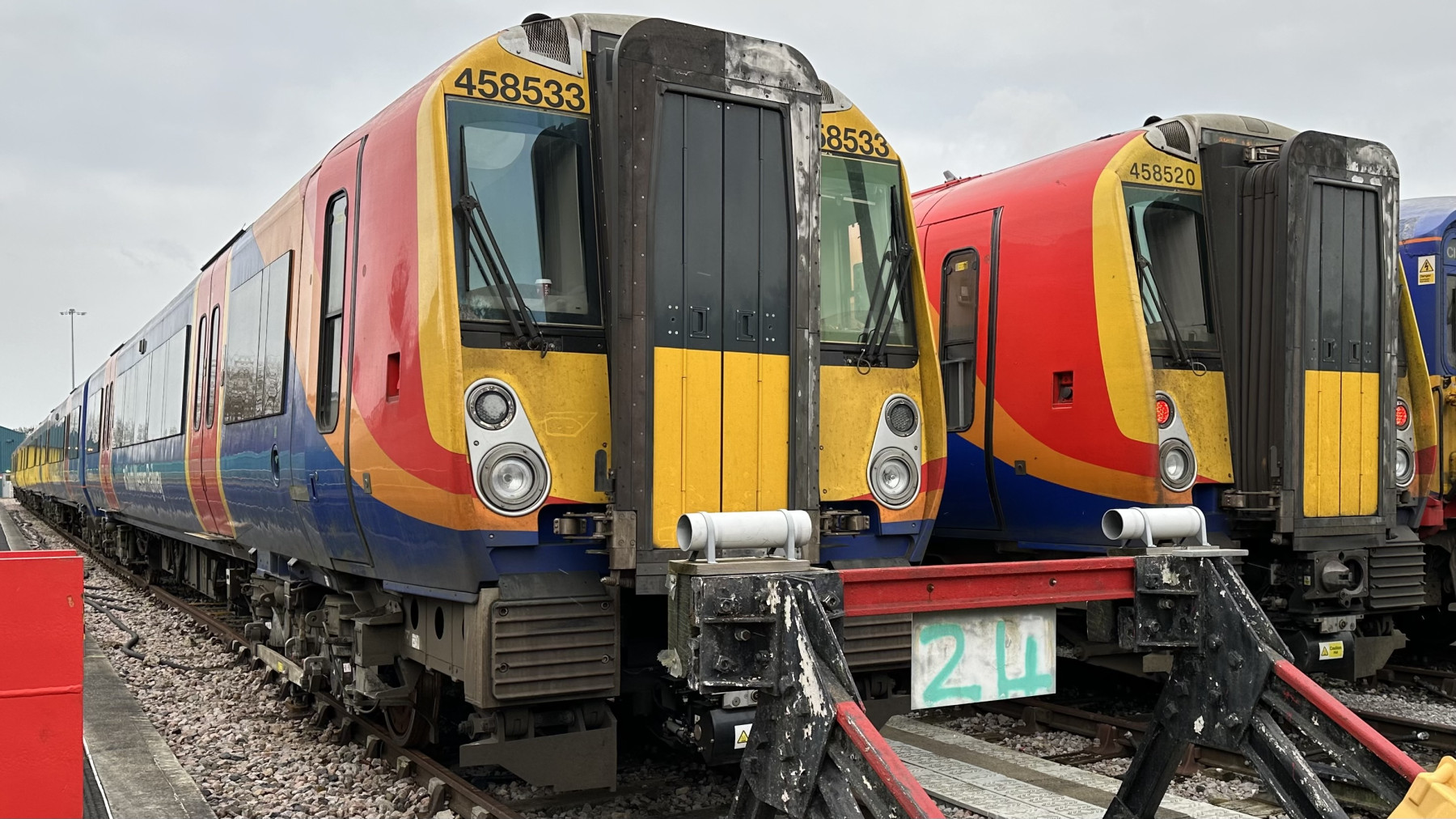 Photo of 458533 and 458520 at Wimbledon Traincare Depot — trainlogger