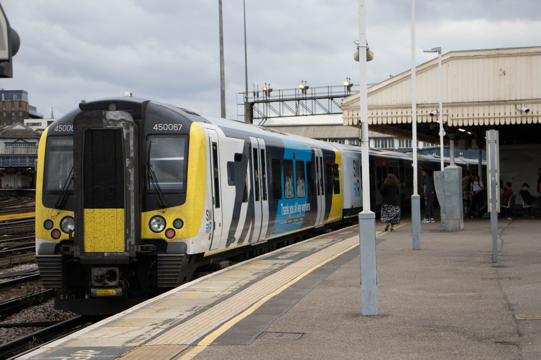 Photo of 450067 at Clapham Junction — trainlogger