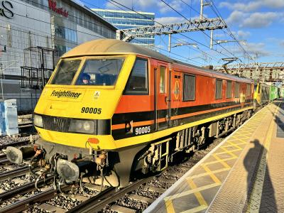 90005 - Class 90 / Locomotives (AC electric) — trainlogger