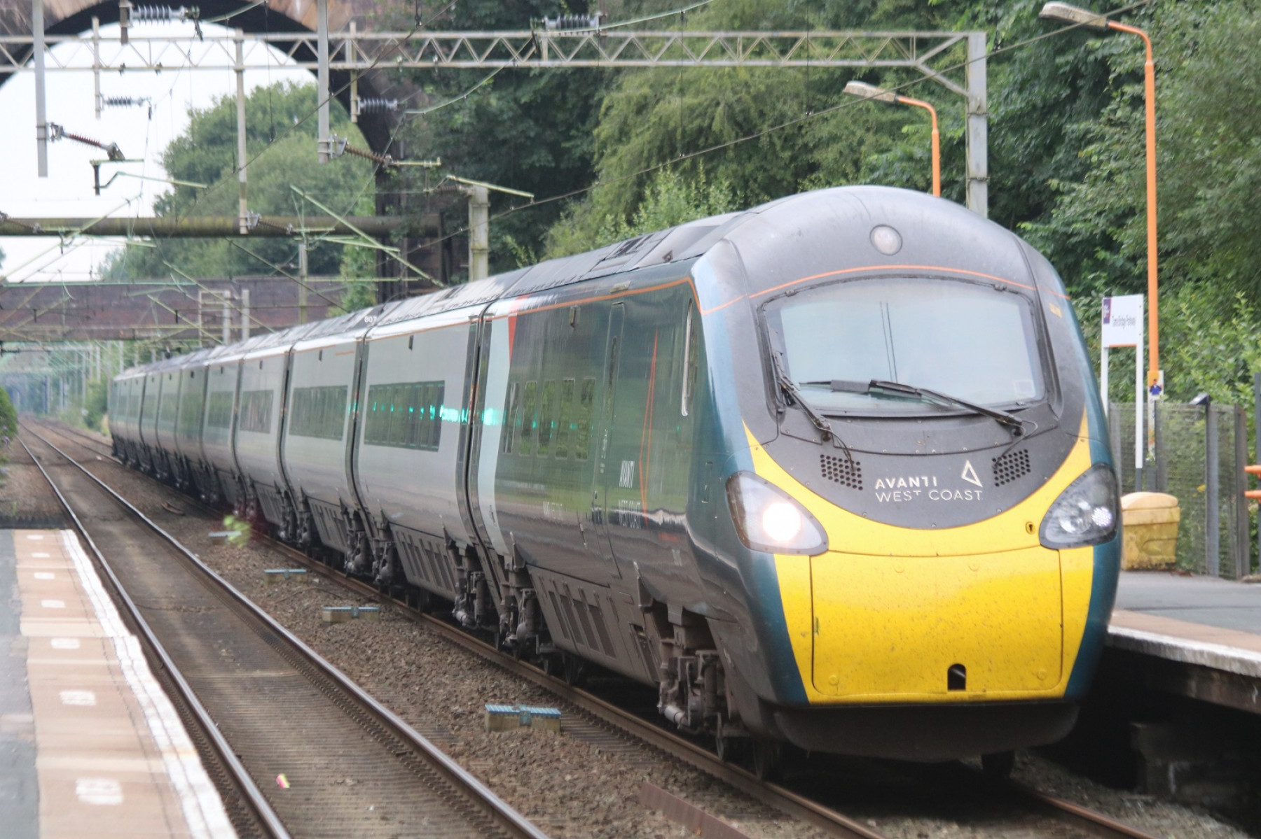 Photo of 390107 at Tame Bridge Parkway — trainlogger