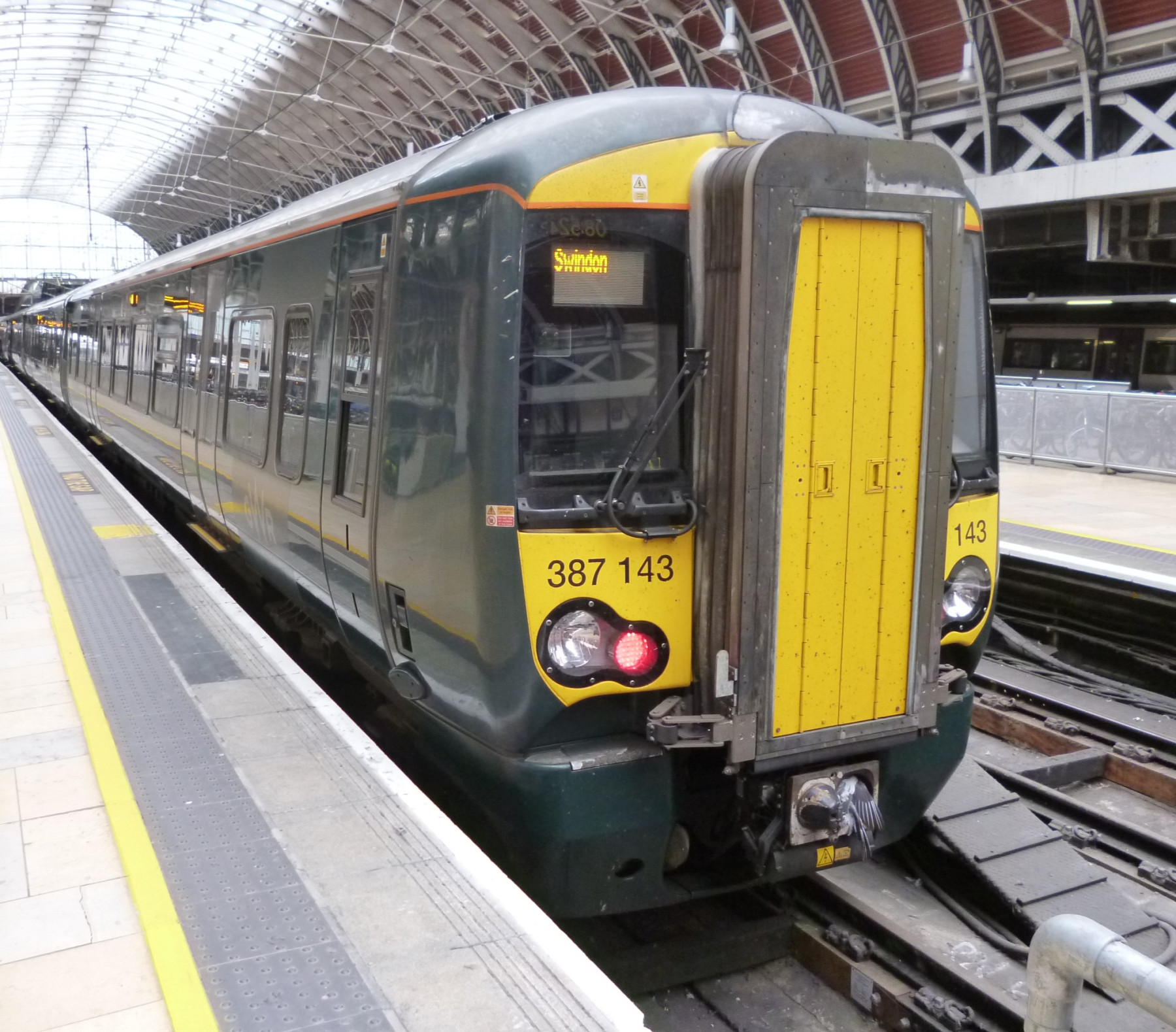 Photo of 387143 at London Paddington — trainlogger