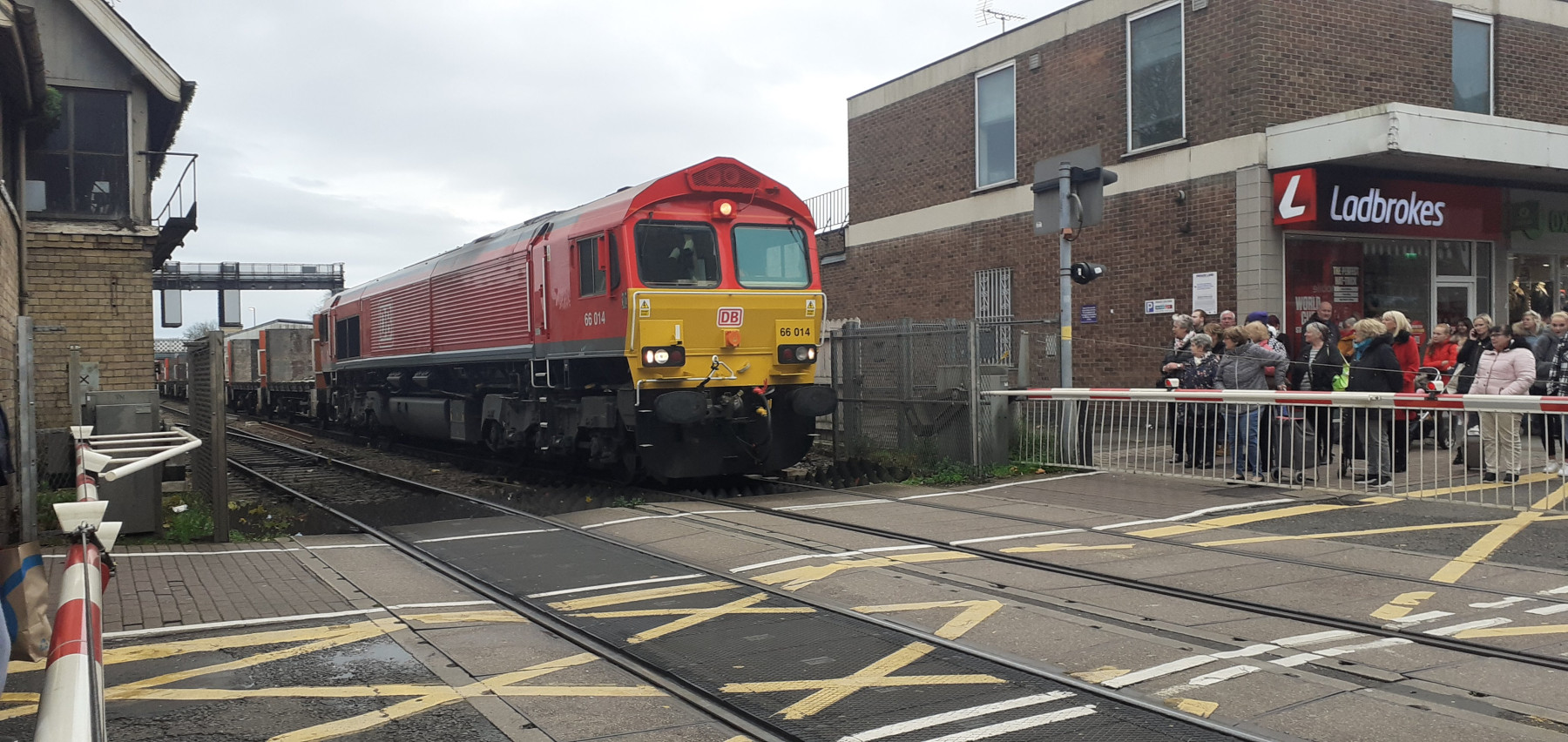 Photo of 66014 at Lincoln High Street Level Crossing — trainlogger