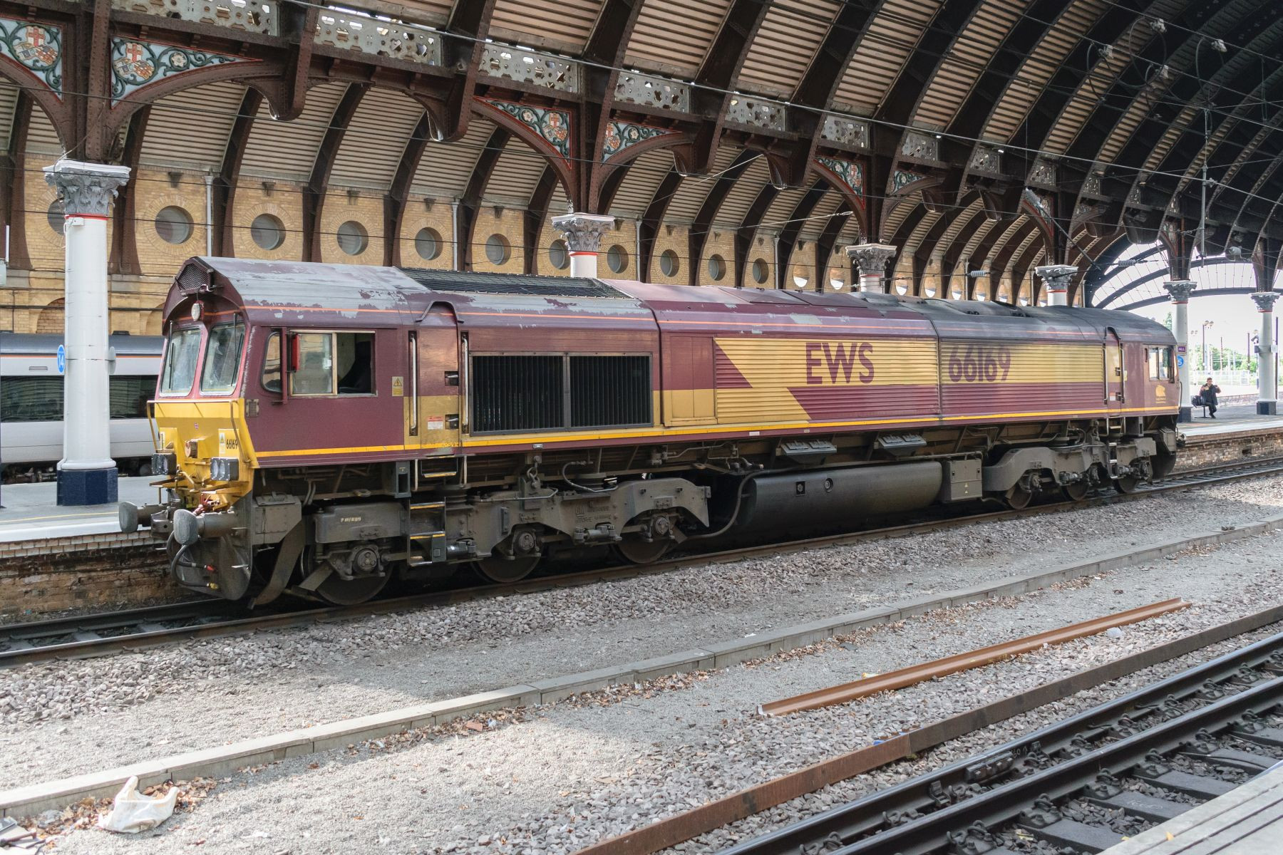 Photo of 66169 at York — trainlogger