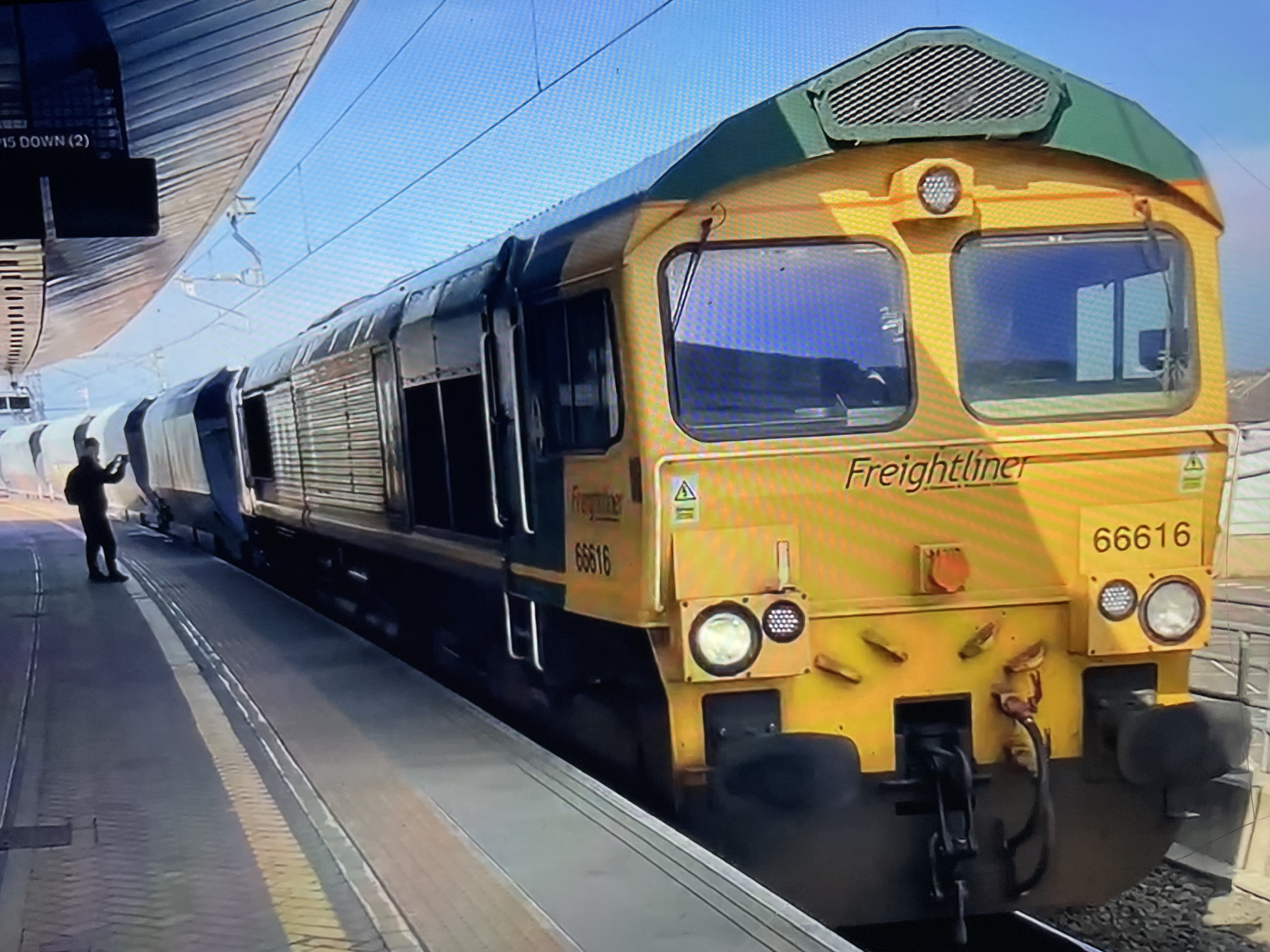 Photo of 66616 at Reading — trainlogger