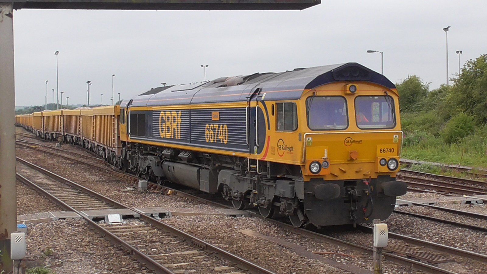 Photo of 66740 at Westbury — trainlogger