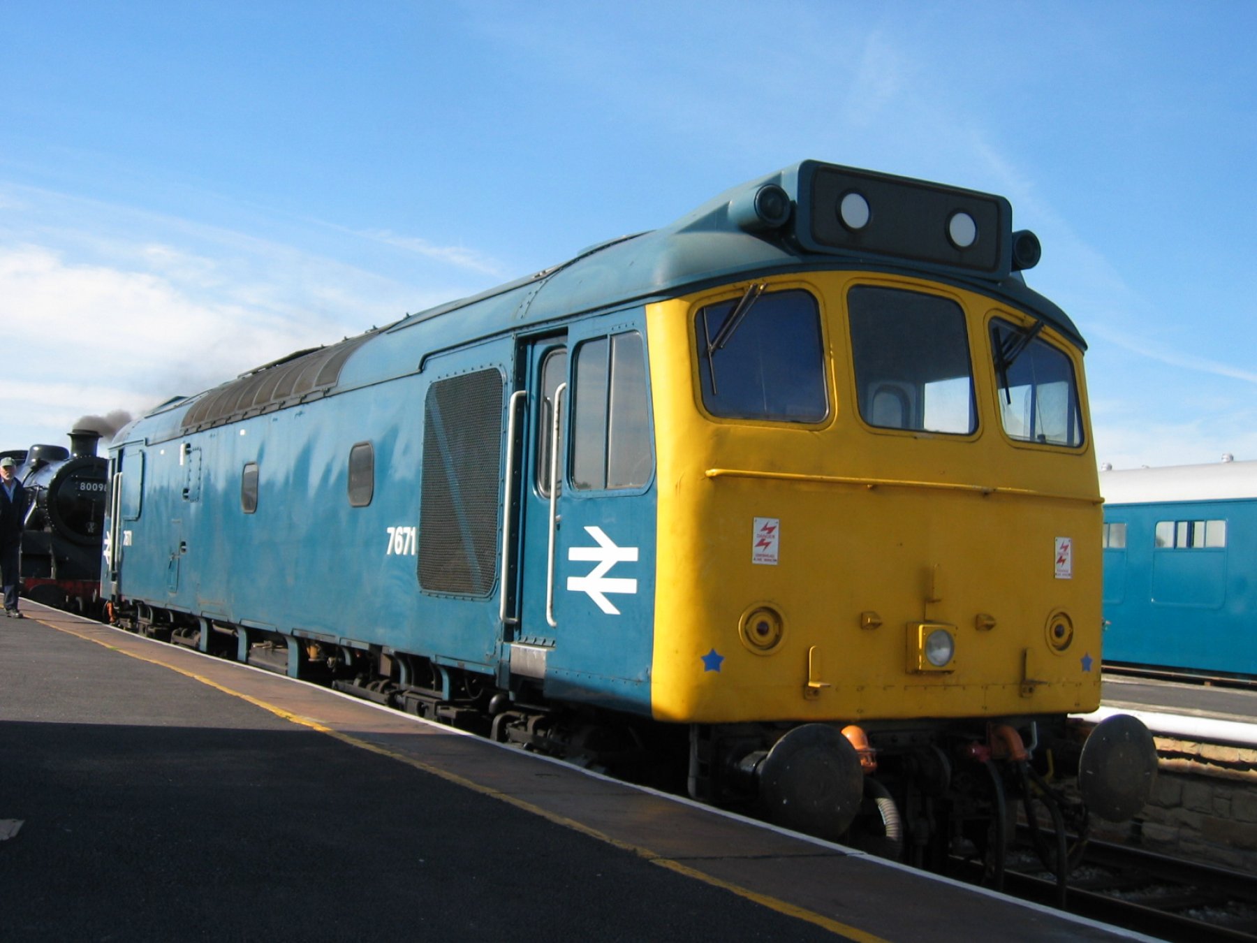 Photo of D7671 at Midland Railway Centre — trainlogger