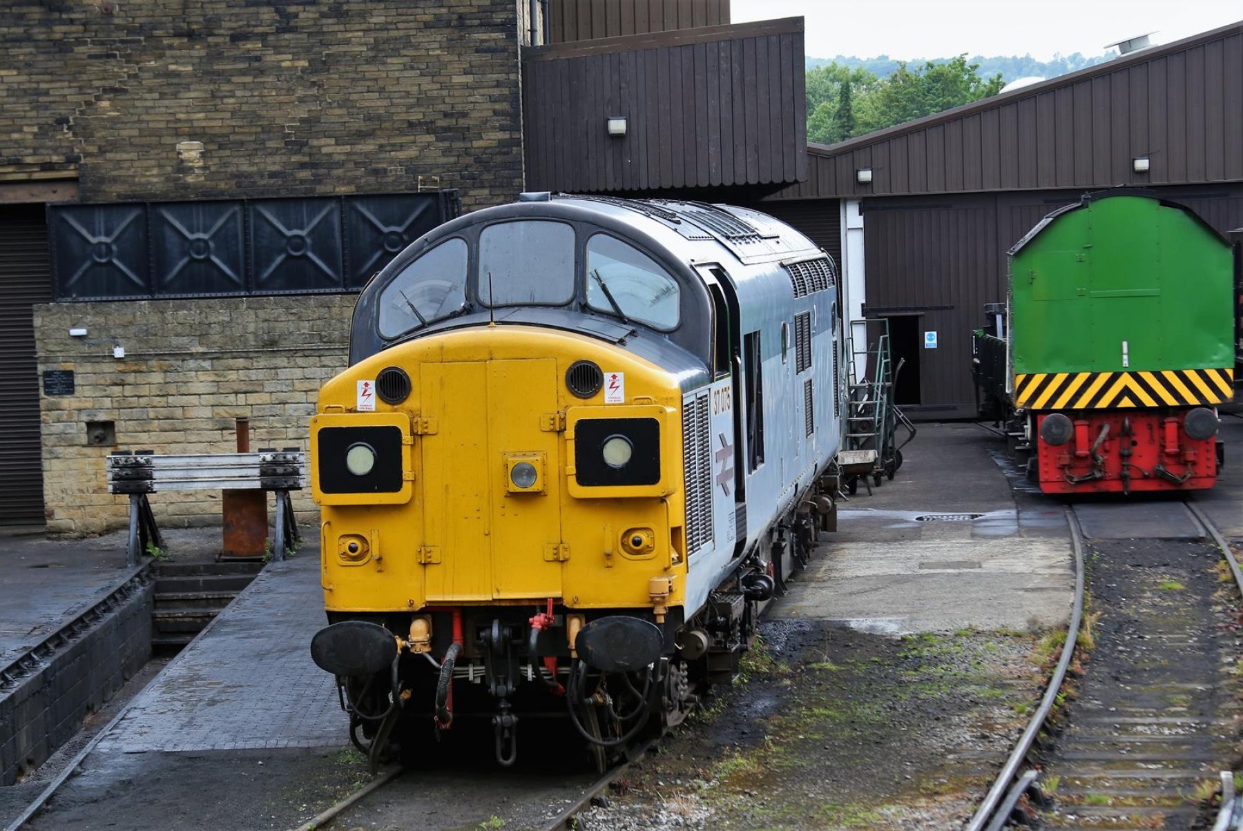 Photo of 37075 at Keighley & Worth Valley Railway - Haworth depot ...