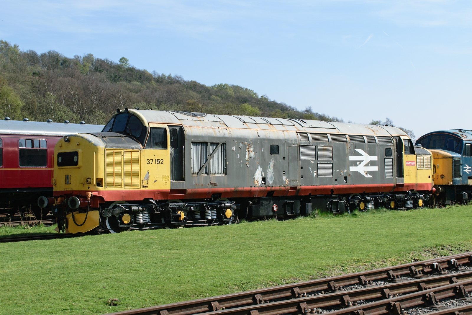 Photo of 37152 at Peak Rail — trainlogger