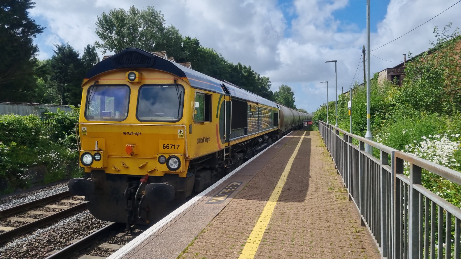 Photo of 66717 at Yate — trainlogger