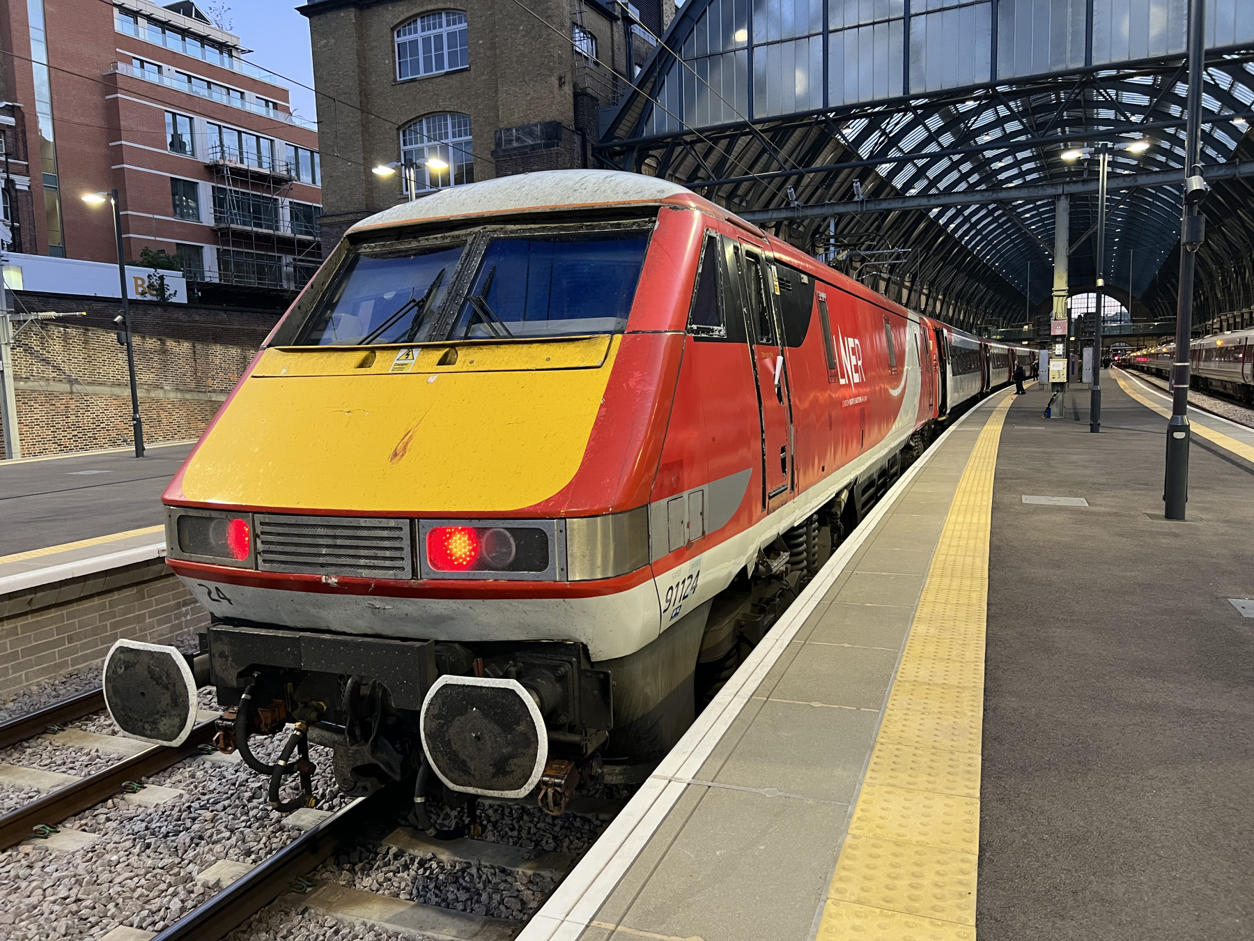 Photo of 91124 at London Kings Cross — trainlogger